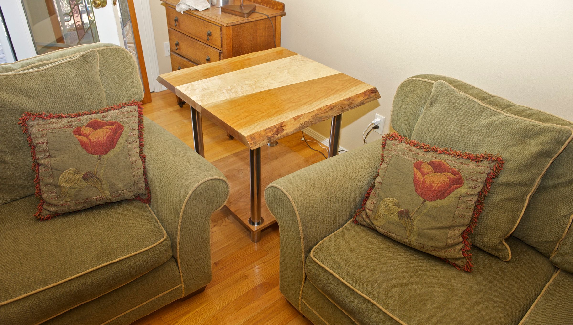 Live-Edge End Table : 6 Steps (with Pictures) - Instructables