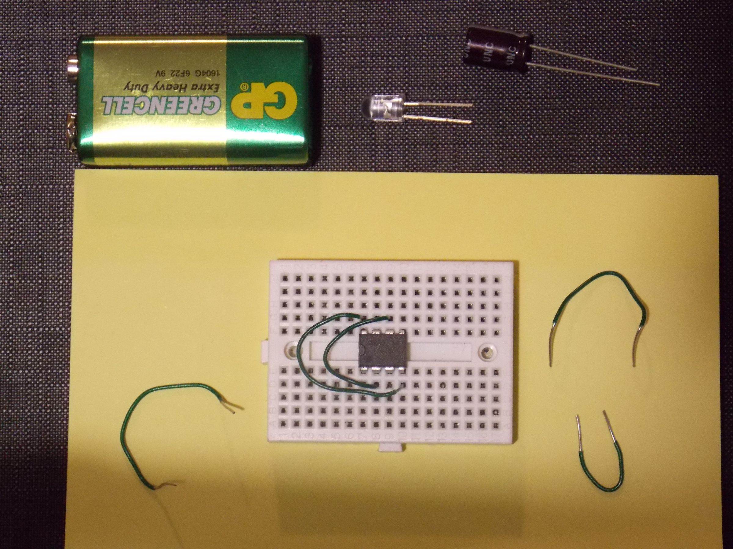 555 Timer Flashing Led : 3 Steps - Instructables