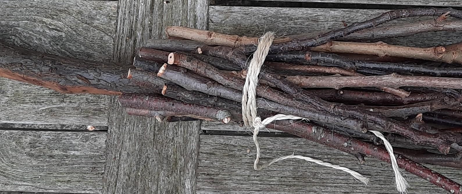 Witch's Broomstick : 3 Steps (with Pictures) - Instructables
