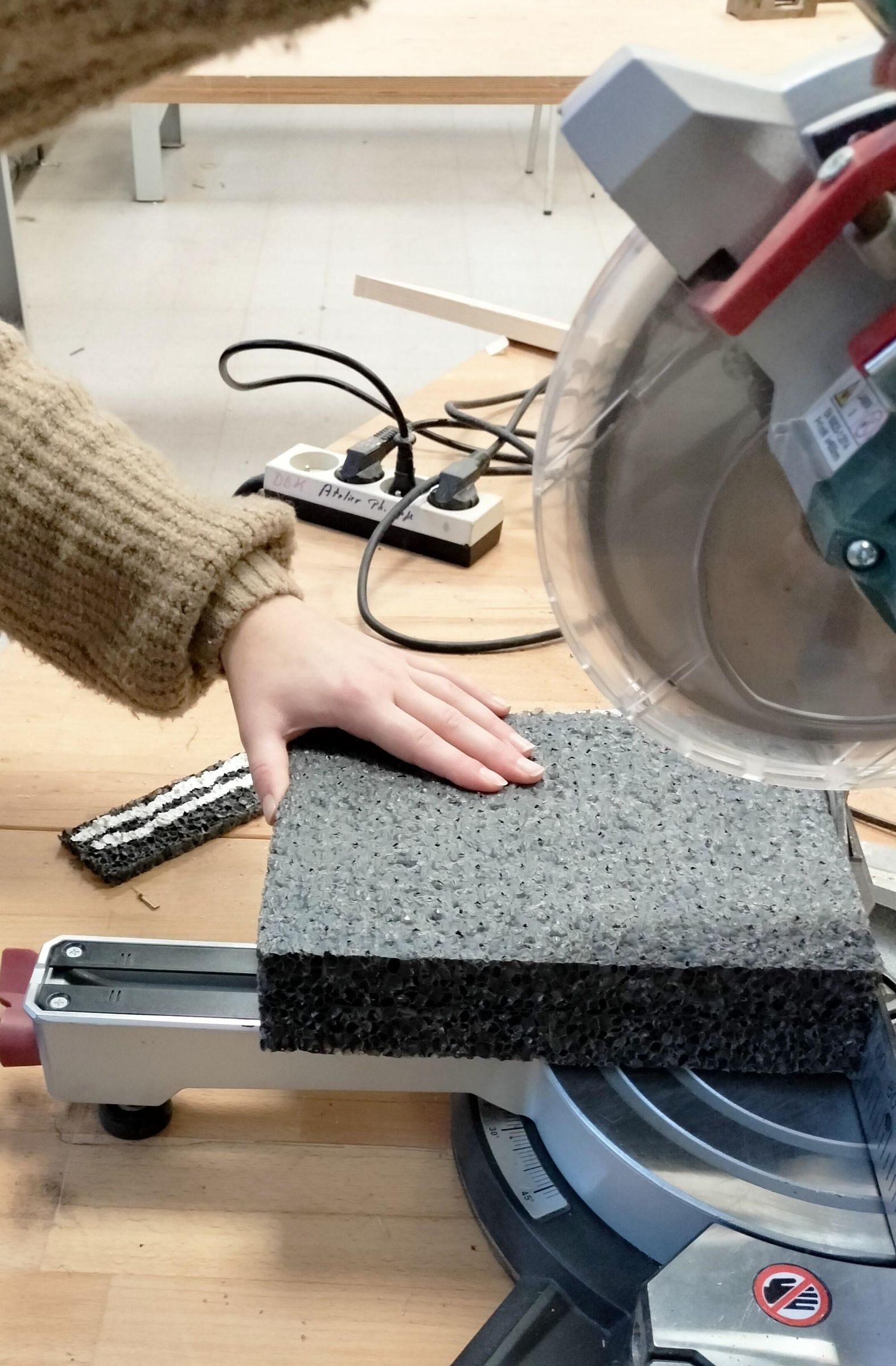 D4E1-DB- Mandje Als Stiftenhouder : 4 Steps - Instructables