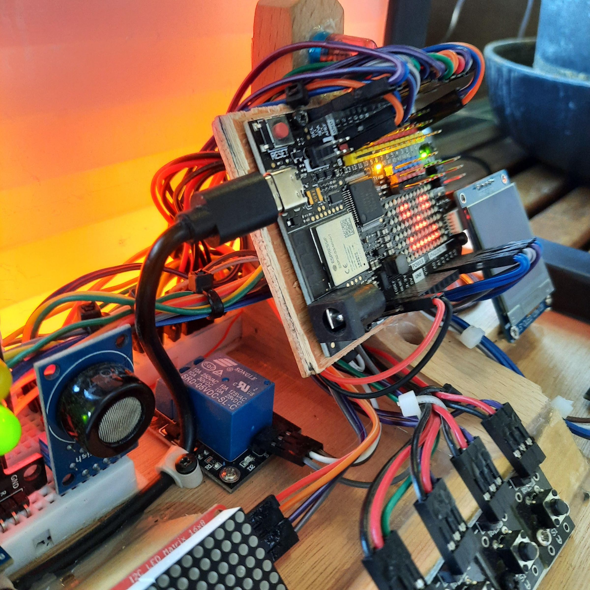 Botje, Interactive Arduino R4 WiFi Companion - Instructables