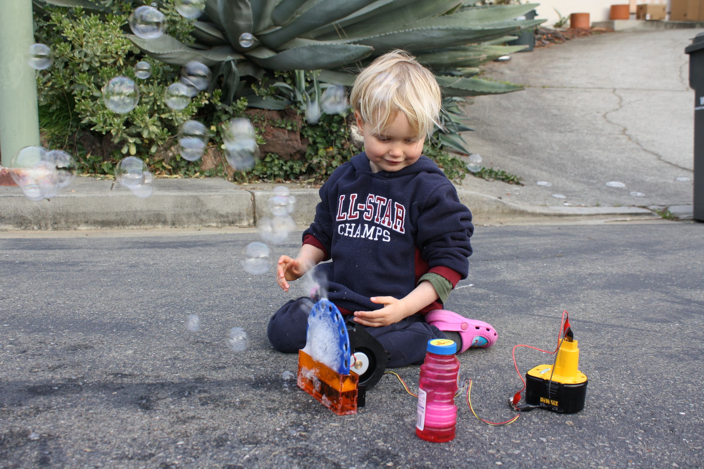 Bubble Machine : 8 Steps (with Pictures) - Instructables