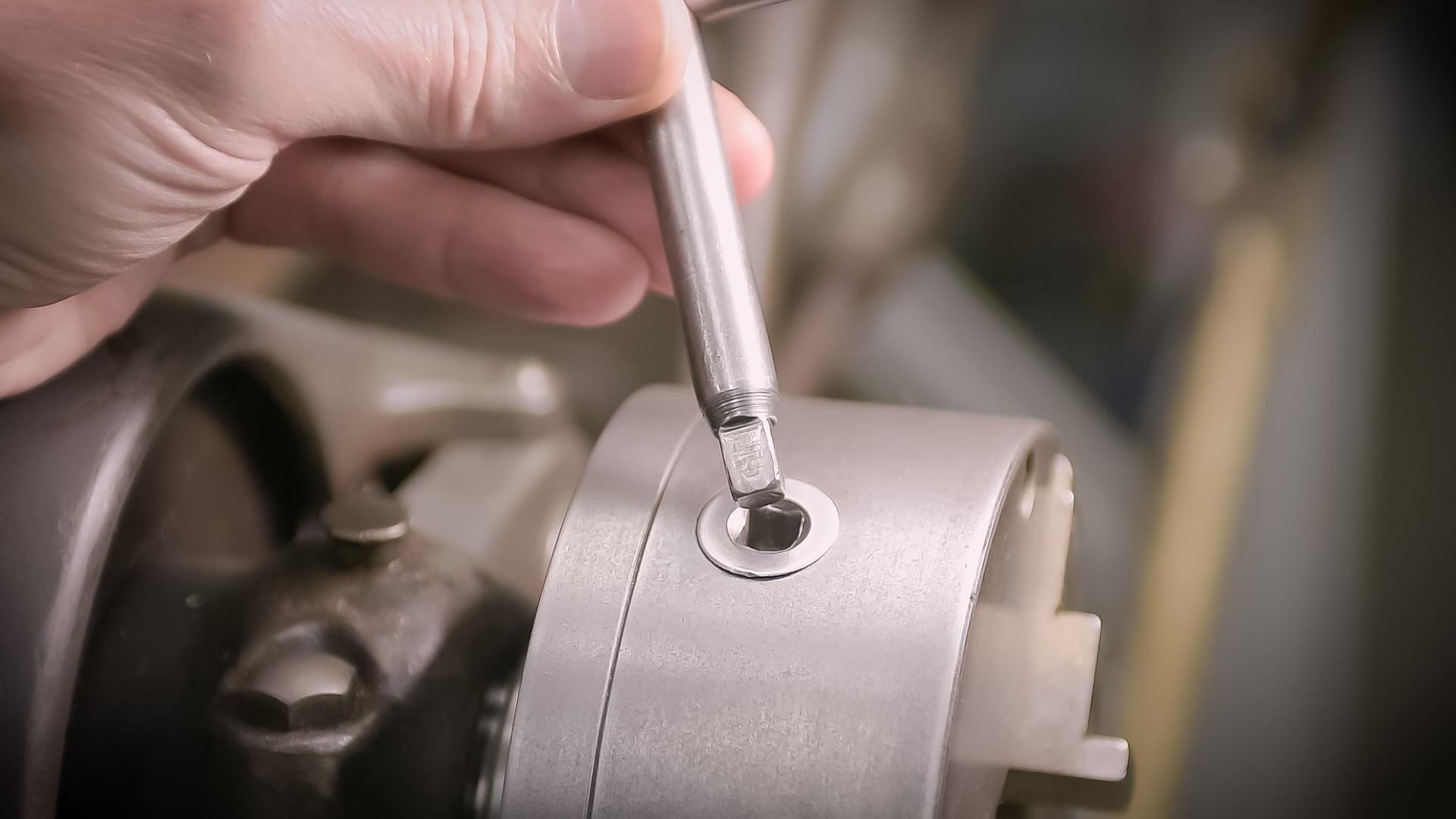 HOW TO MAKE a LATHE TOOL FROM SCRAP METAL : 21 Steps (with Pictures ...