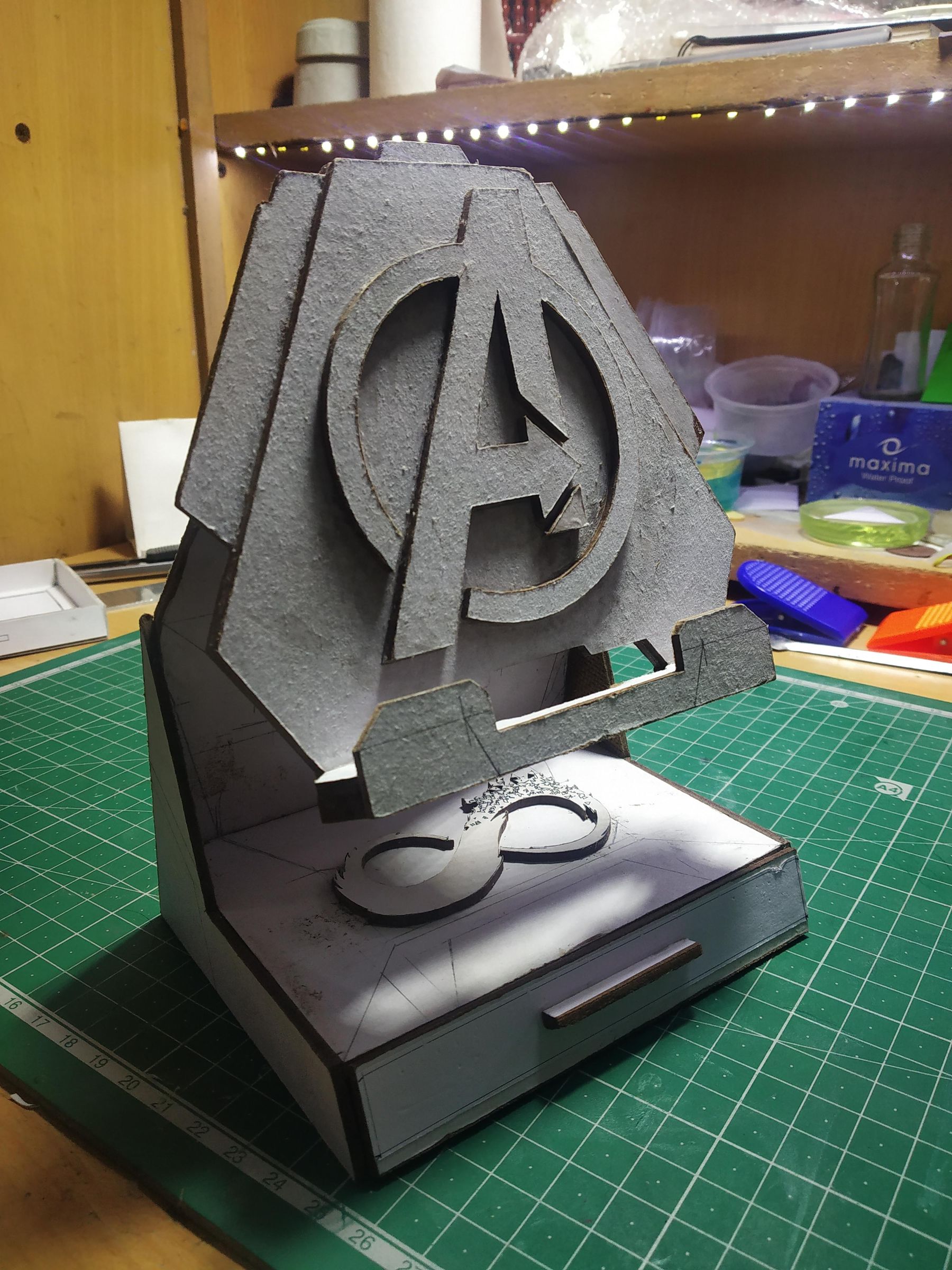 Easy Avengers Smartphone Stand : 14 Steps (with Pictures) - Instructables