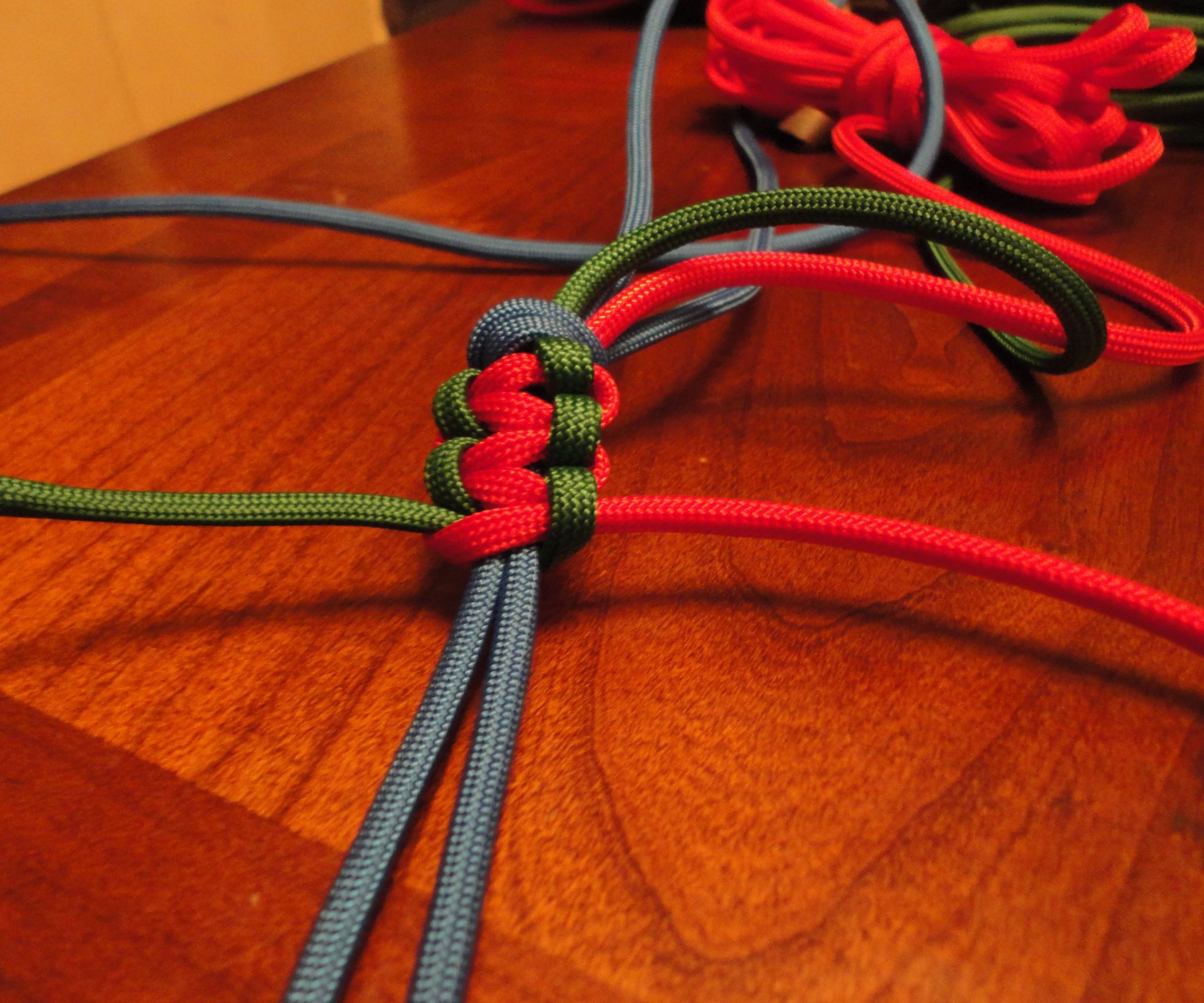 How to Do the Cobra Weave : 9 Steps - Instructables