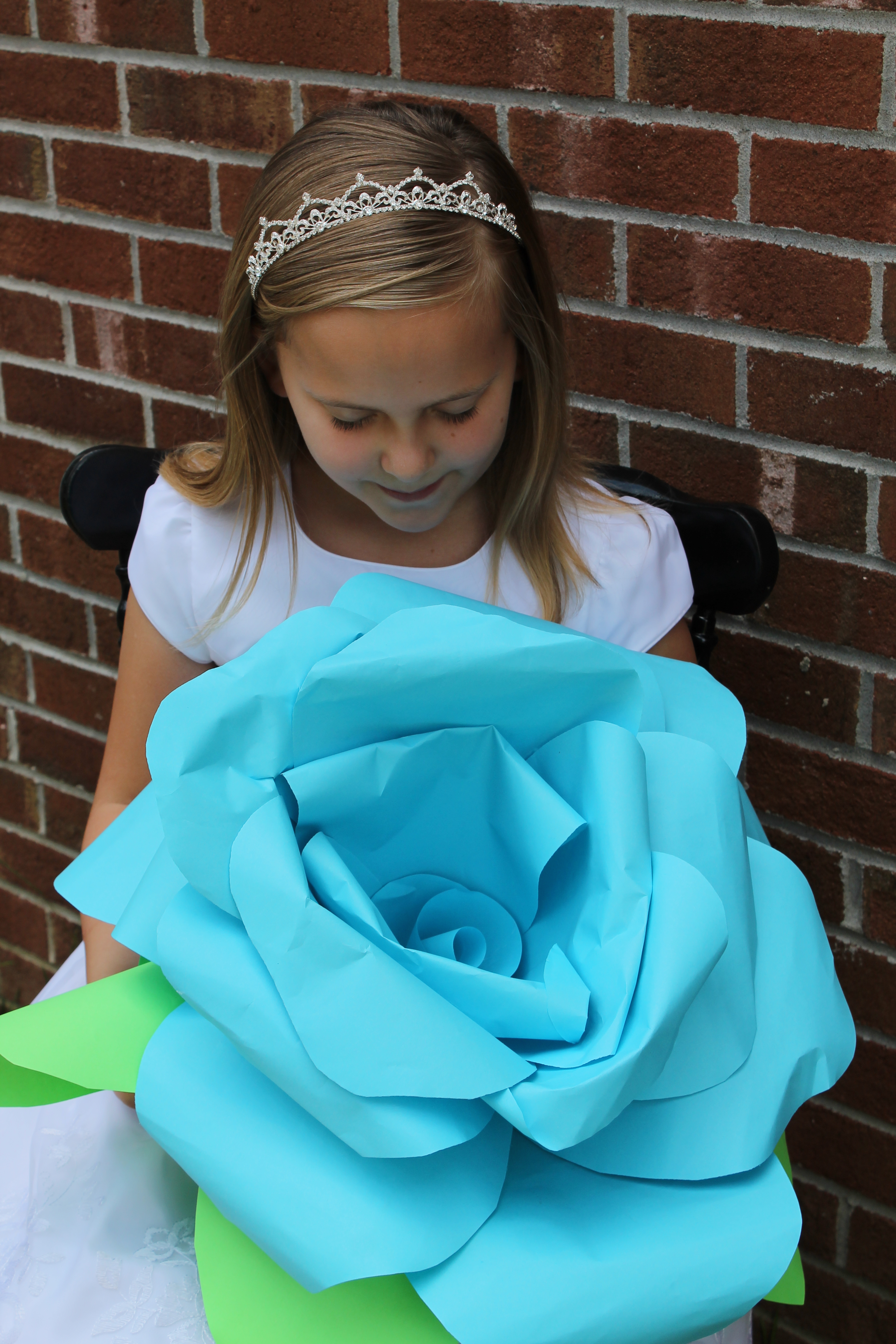 Giant DIY Paper ROSE Flowers! : 5 Steps (with Pictures) - Instructables
