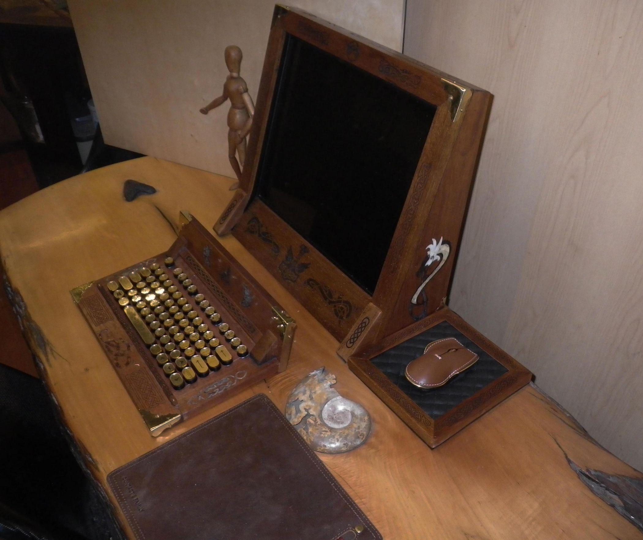 Steampunk Keyboard & Monitor : 3 Steps - Instructables
