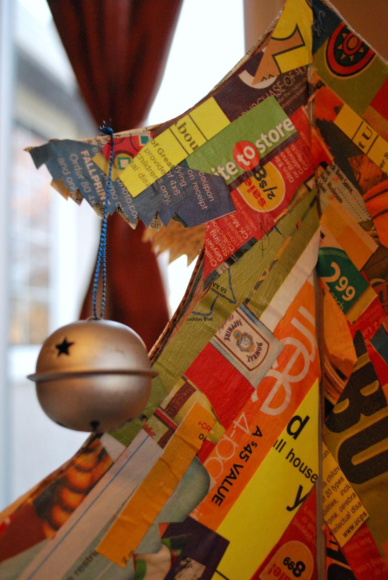 Junk Mail Christmas Tree : 5 Steps (with Pictures) - Instructables