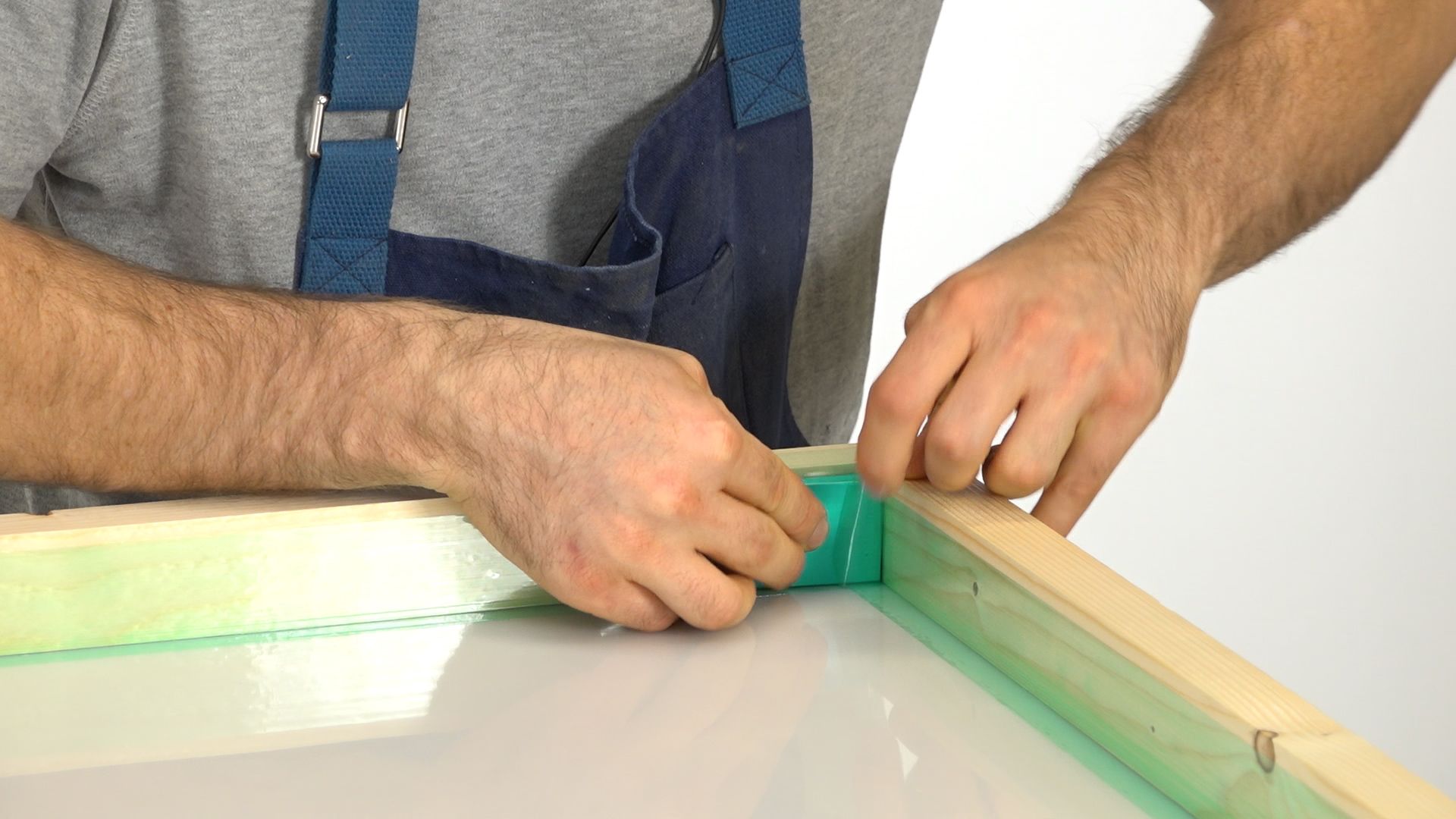 DIY RESIN PLANK TABLE - How to Make Your Own Using GlassCast® 3 Clear ...