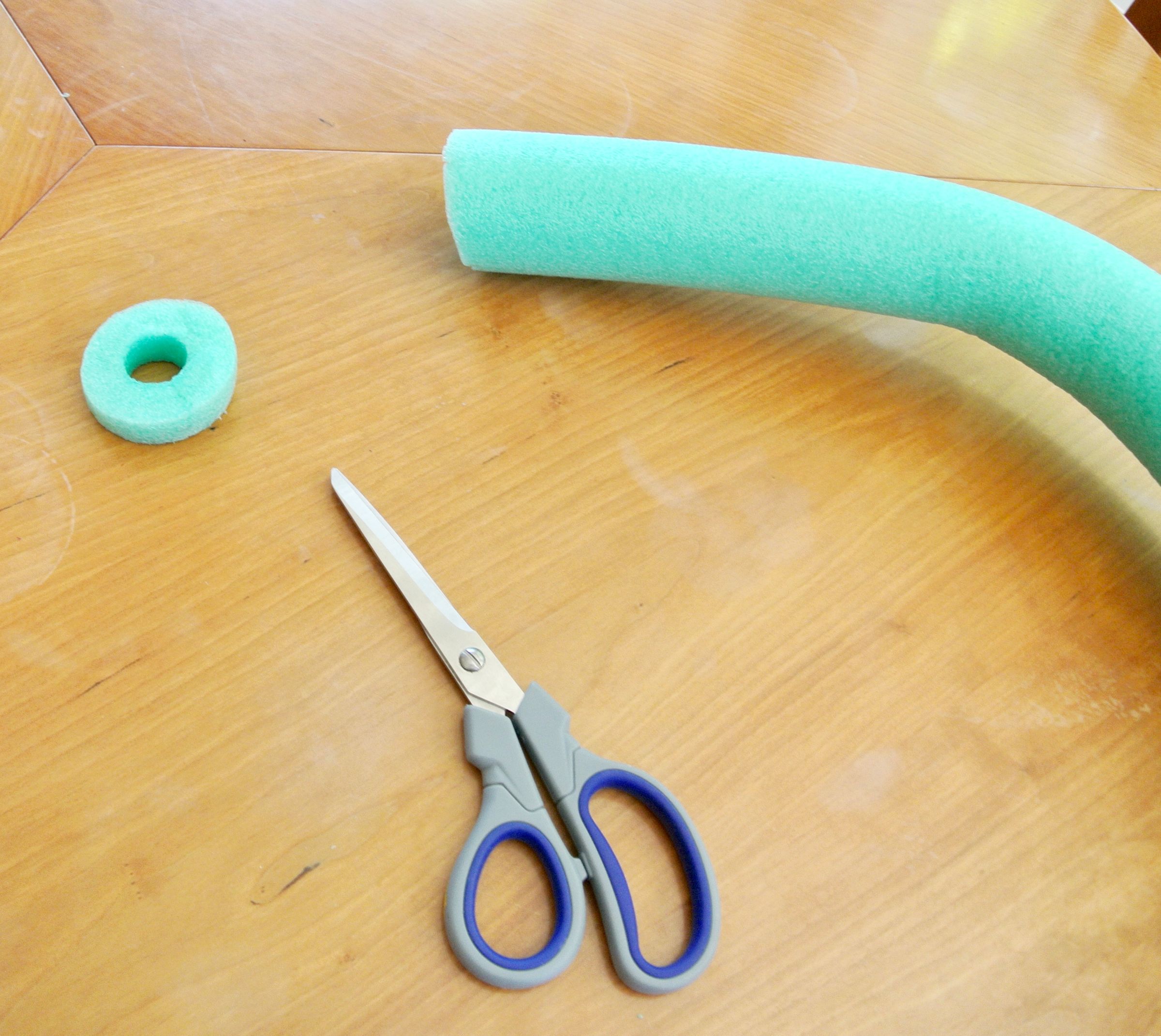 Use a Pool Noodle As a Mini Shower : 5 Steps (with Pictures ...