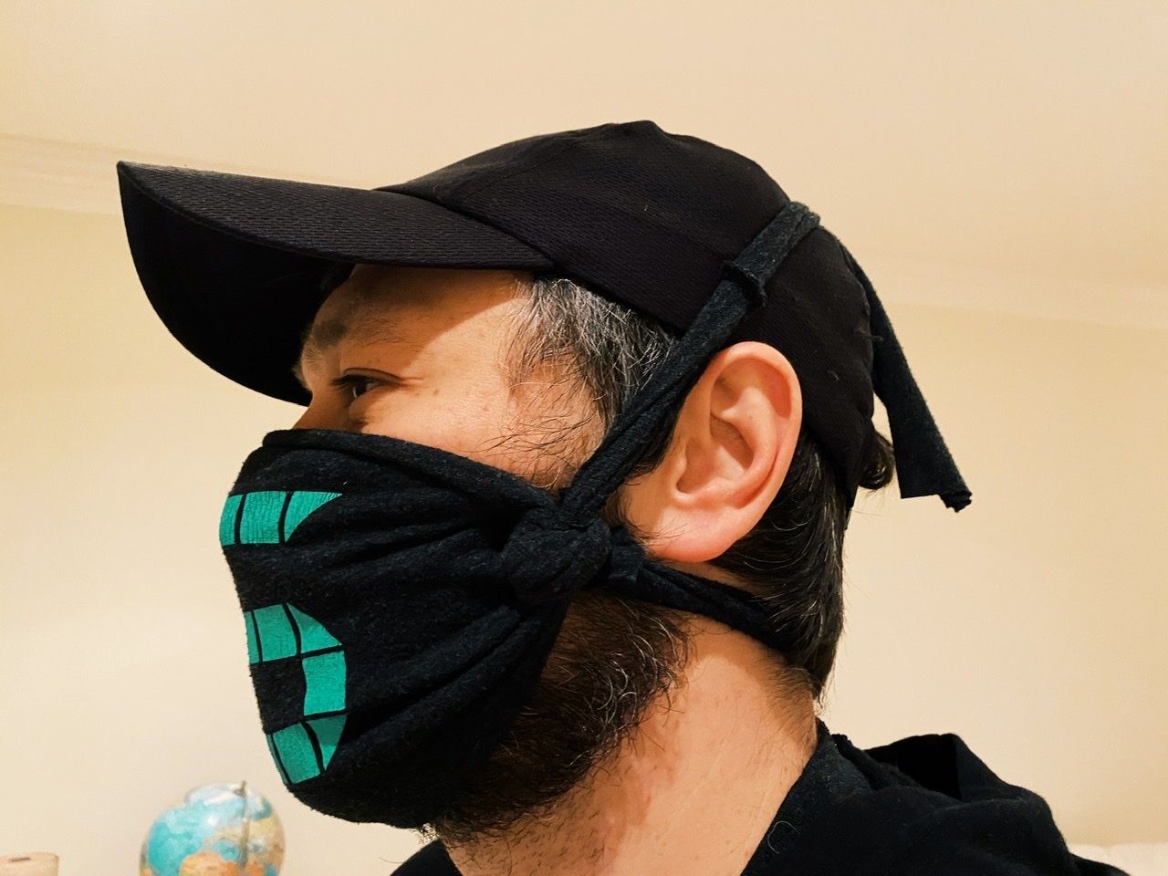 No-Sew T-shirt Face Mask : 19 Steps - Instructables