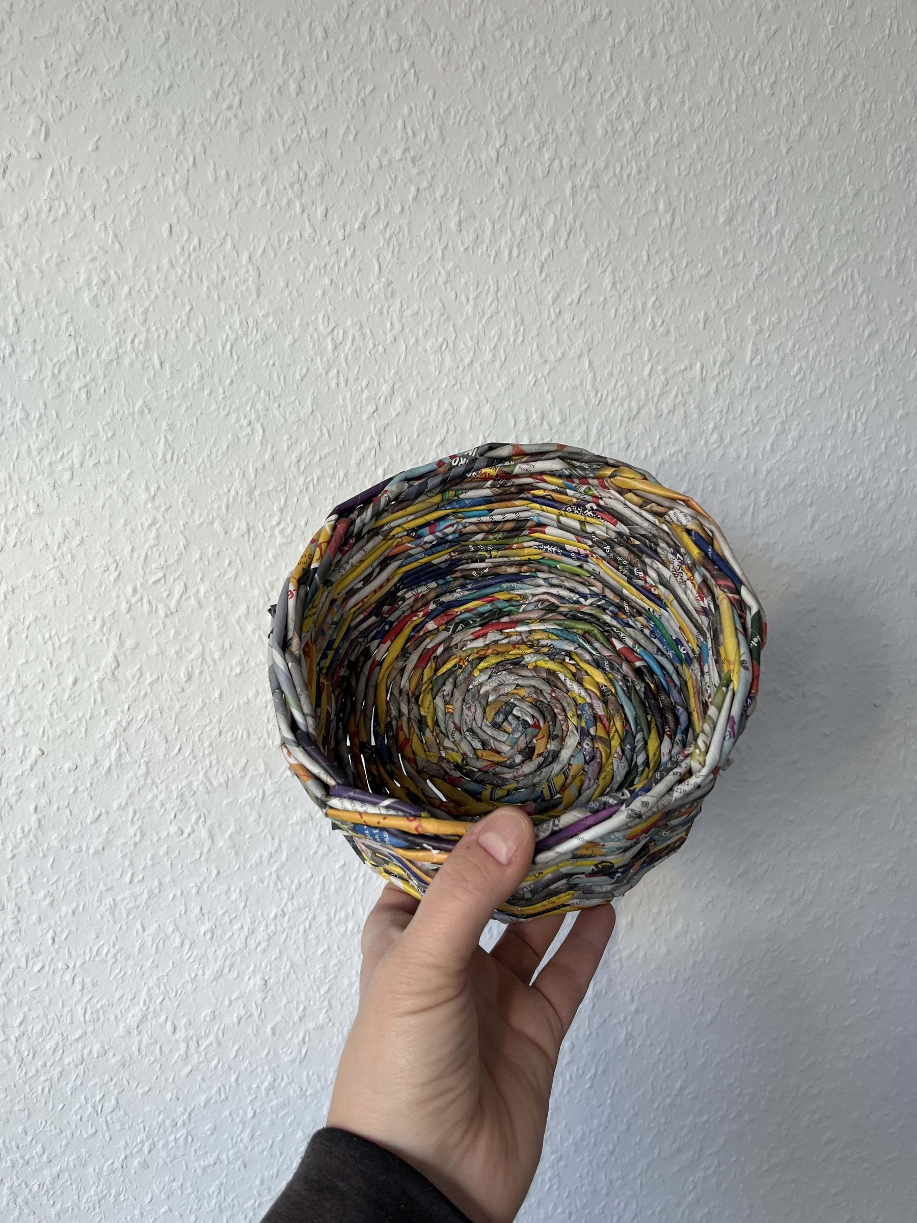 Woven Basket Made From Newspaper : 13 Steps (with Pictures) - Instructables
