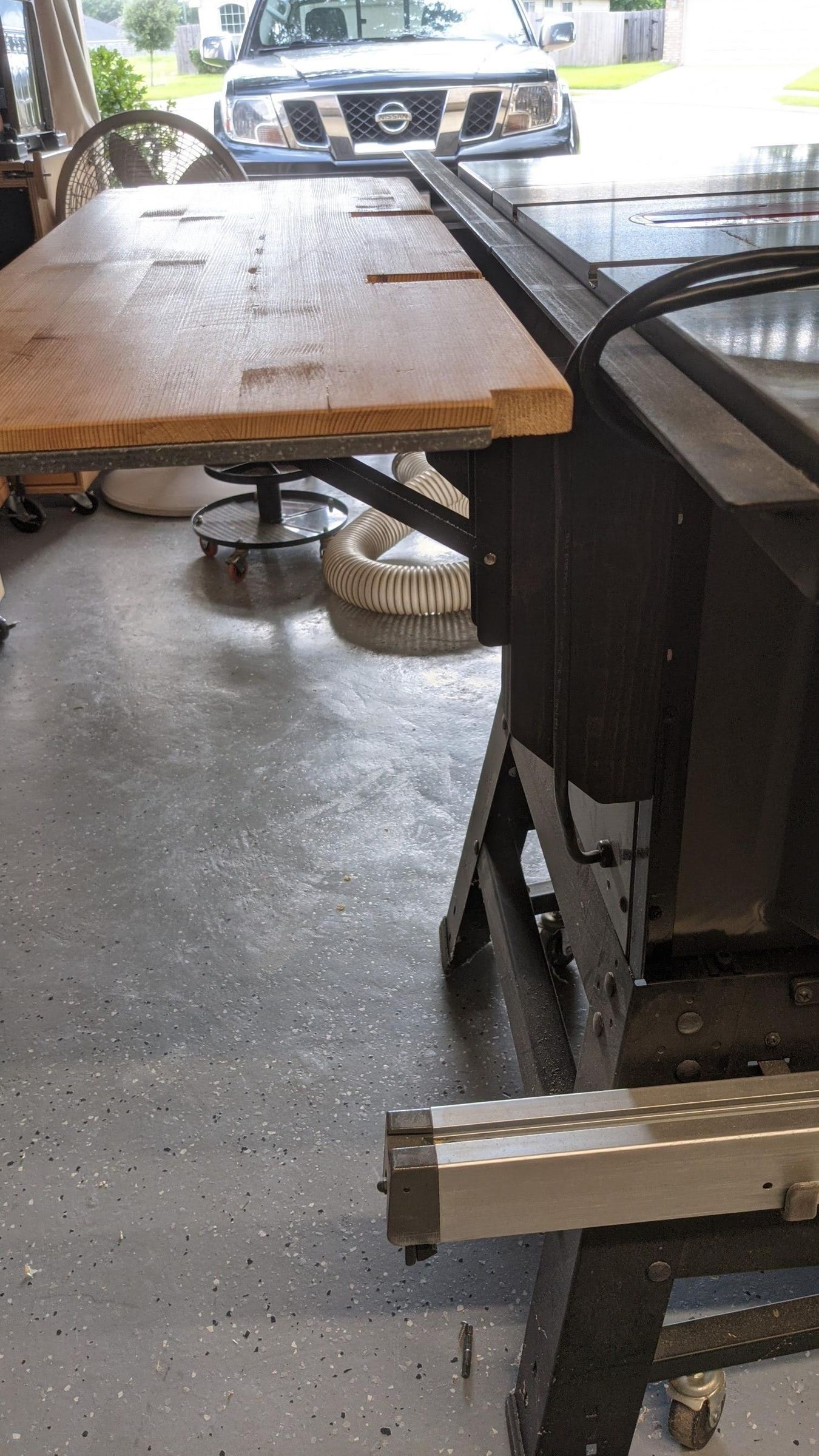 DWE7491 Table Saw Folding Outfeed Table : 8 Steps (with Pictures ...