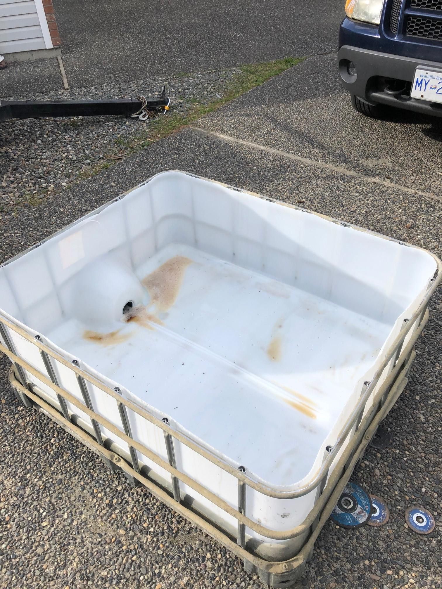 Garden Planters - From an IBC Tote and Old Fence : 13 Steps (with ...