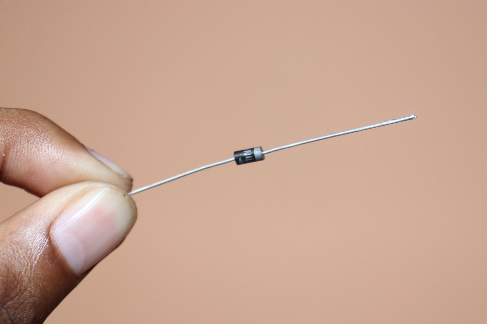 3.7V Battery Low and Full Level Indicator Circuit : 9 Steps (with ...