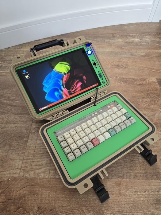 Hard Case Cyber Deck - Raspberry Pi Touch Screen : 11 Steps (with ...