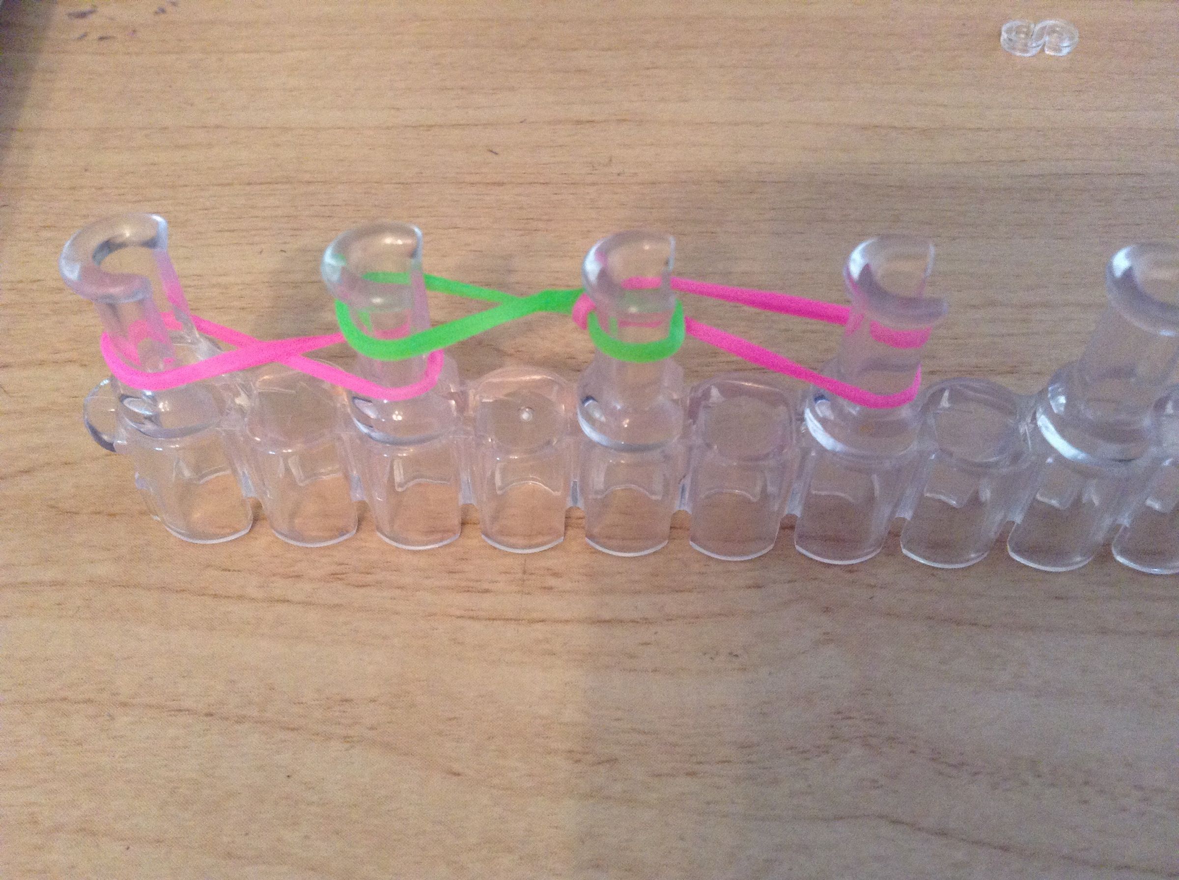 Rainbow Loom Dragon Scales Bracelet : 5 Steps - Instructables