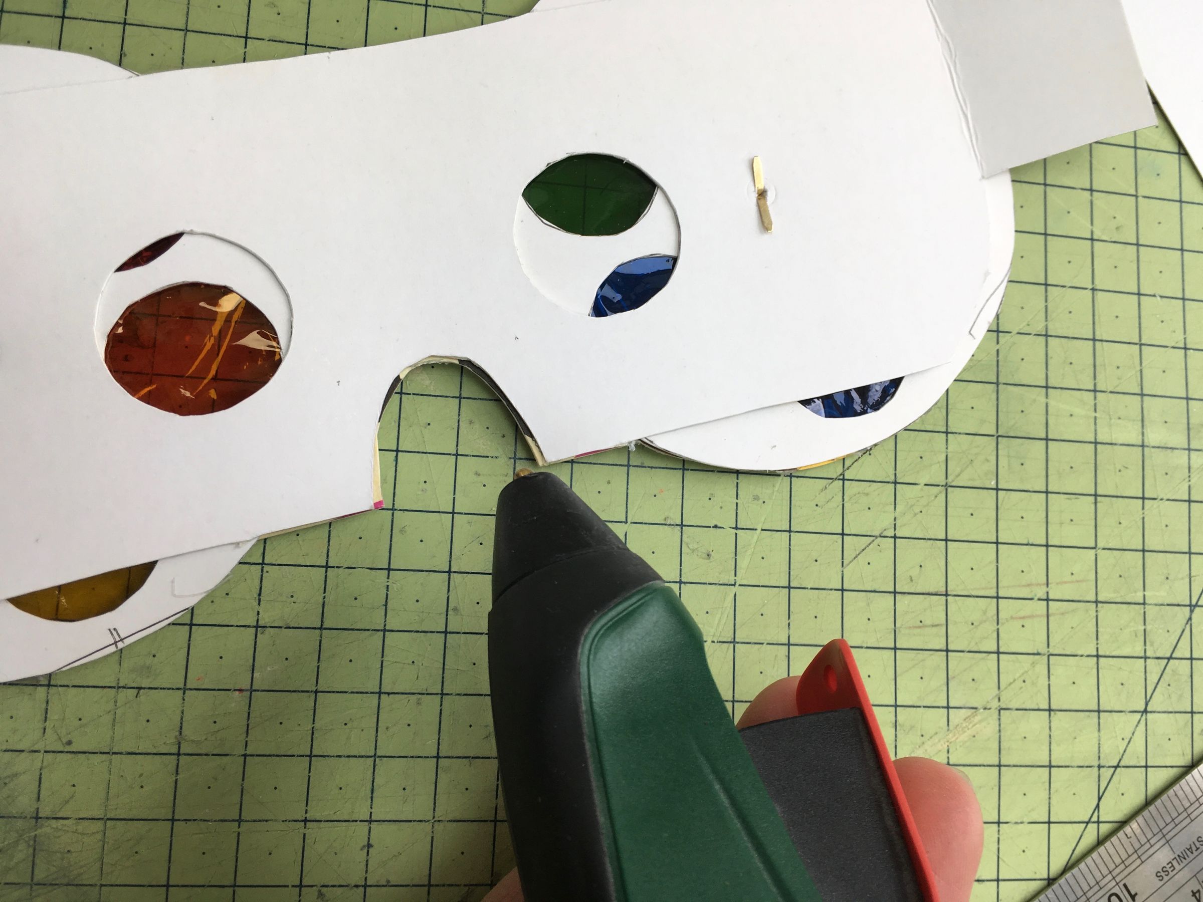Rainbow Vision Spectacles : 10 Steps (with Pictures) - Instructables