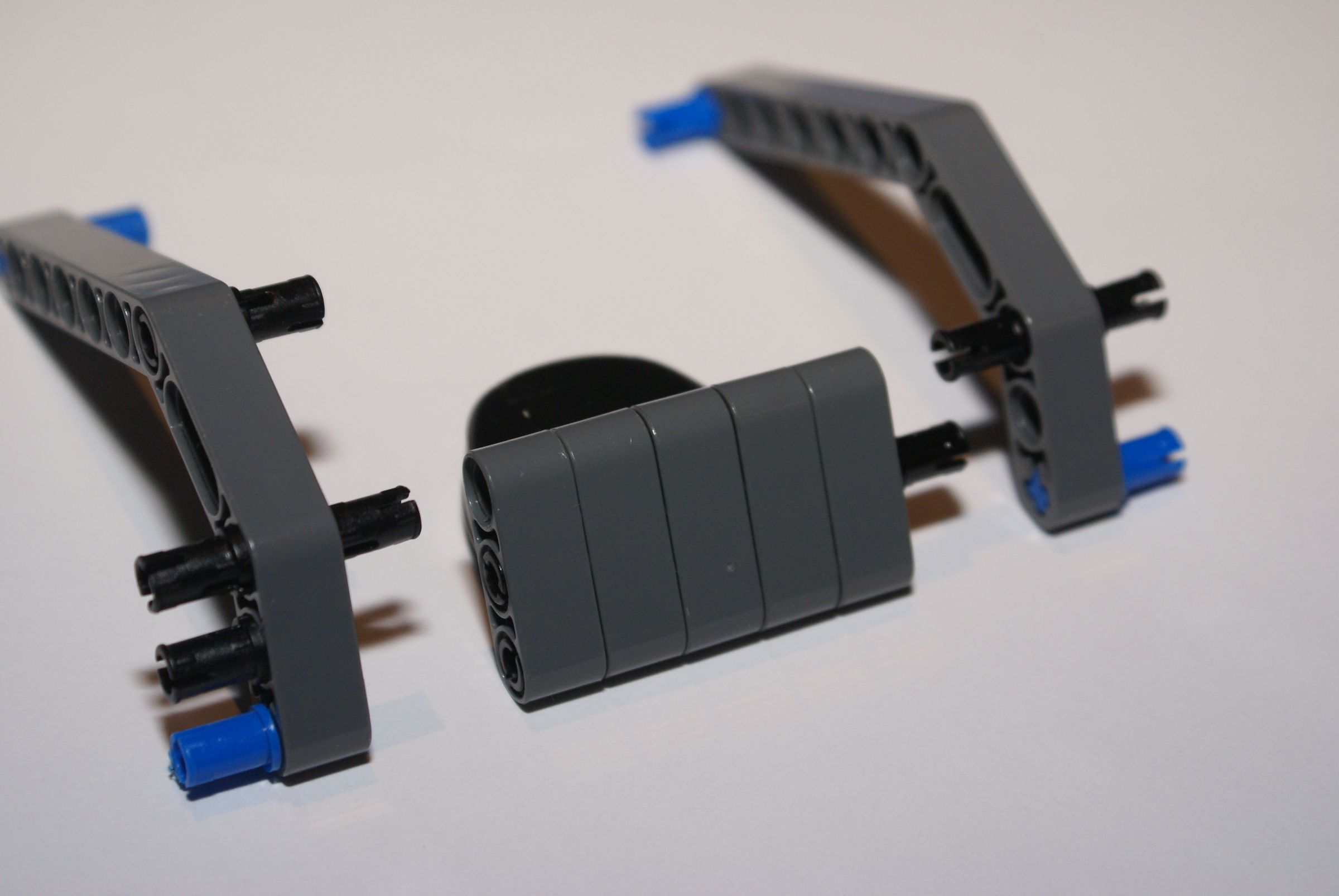 Simplistic Lego IPhone 4 Stand : 5 Steps - Instructables