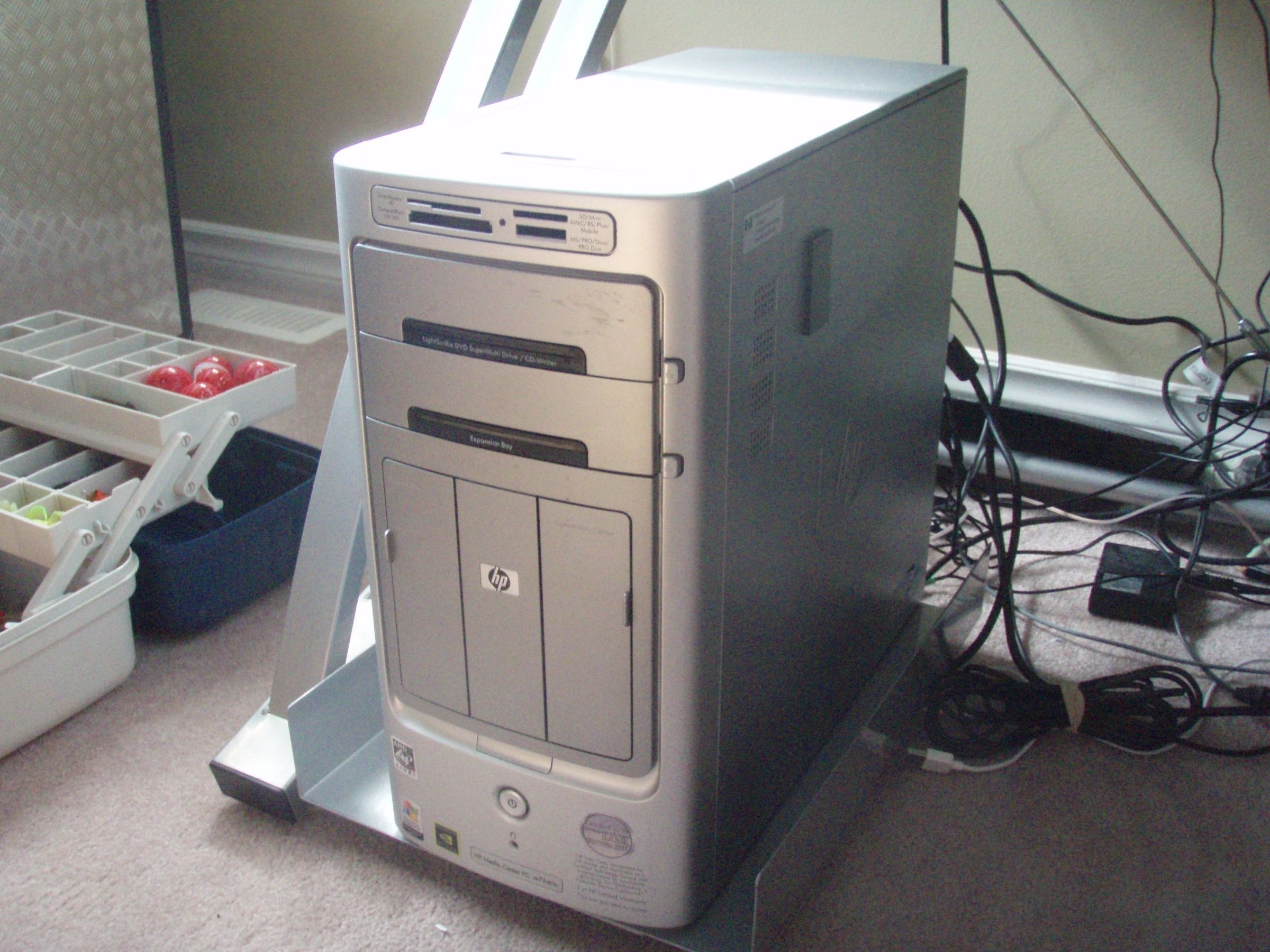 How to Disassemble a Computer : 16 Steps (with Pictures) - Instructables