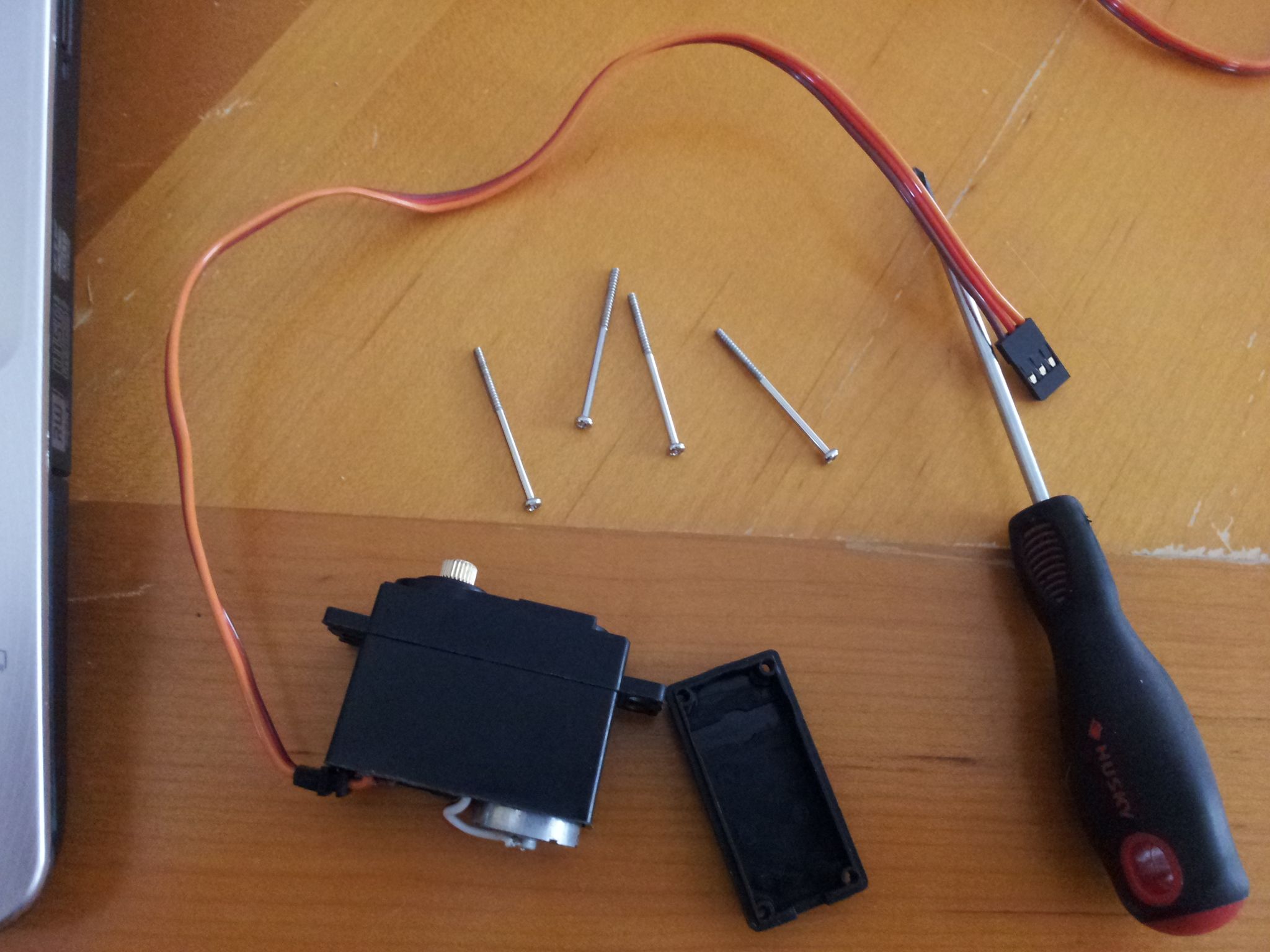 Add Hinge Pin to Servos for Joint Motion - Instructables