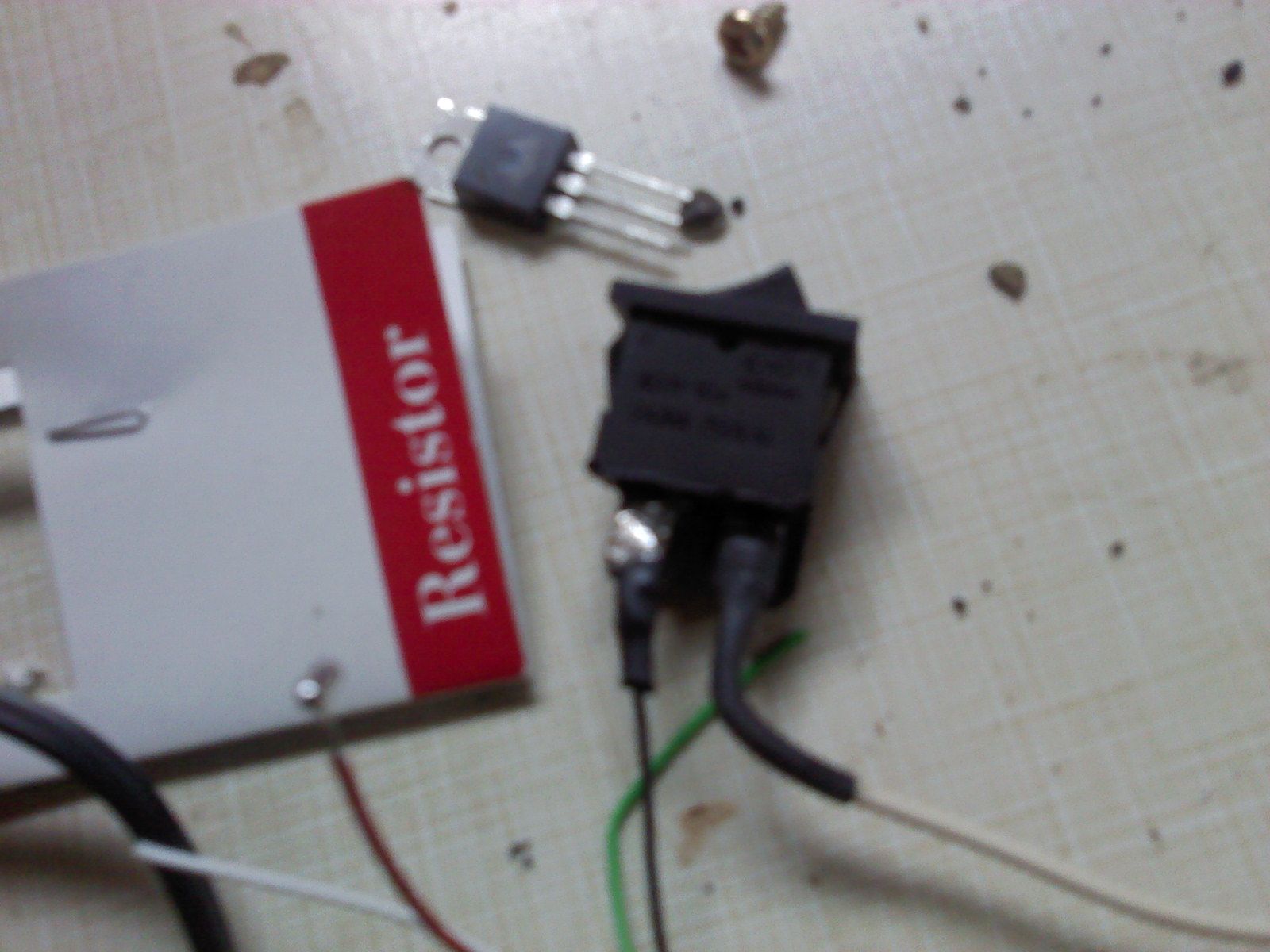 Simple 9v Usb Charger in an Altoids Tin : 4 Steps - Instructables