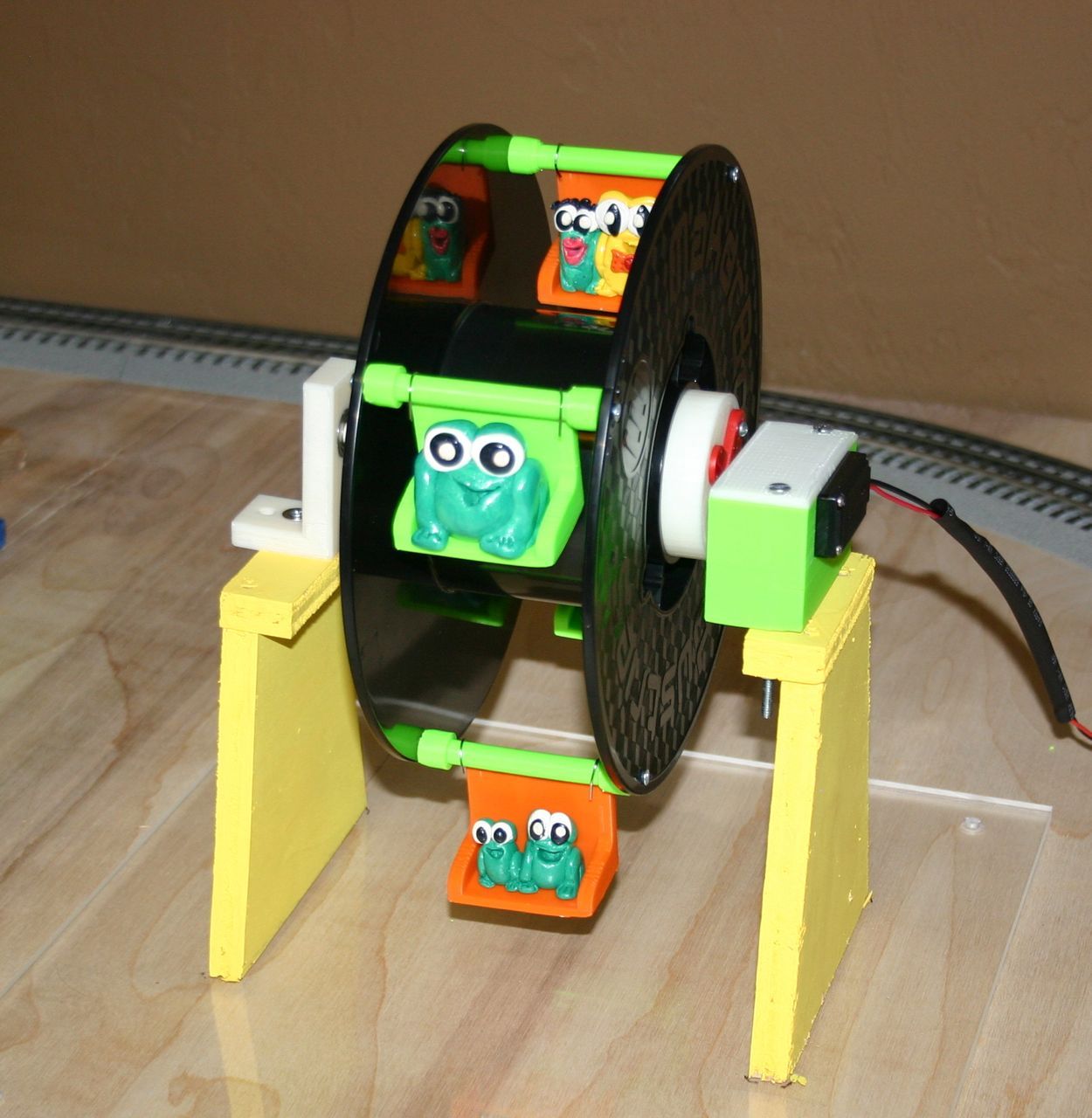 MakerBot Spool Ferris Wheel : 12 Steps (with Pictures) - Instructables