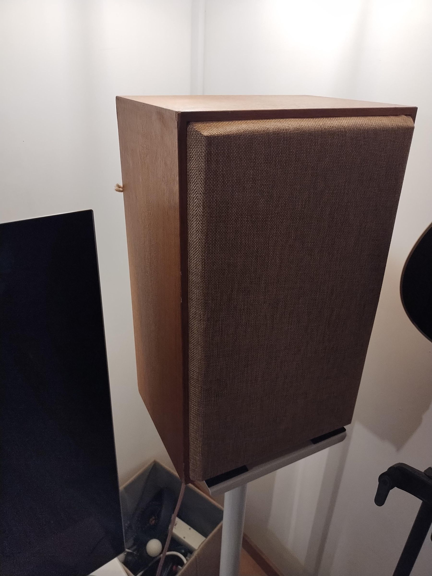 Designing Crossover for Two-way Speaker System : 6 Steps (with Pictures ...