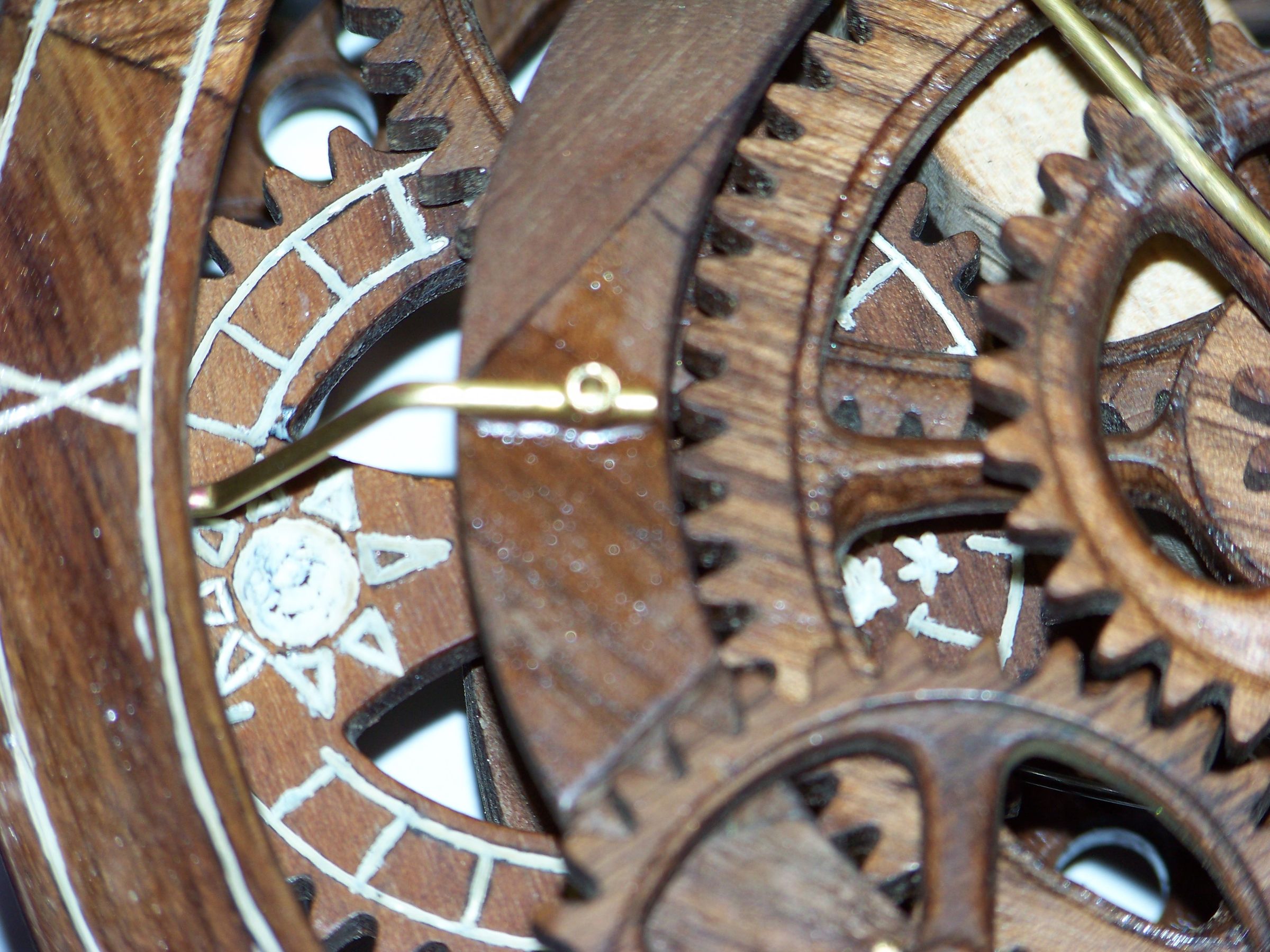 Wooden Gear Banjo Clock : 10 Steps (with Pictures) - Instructables