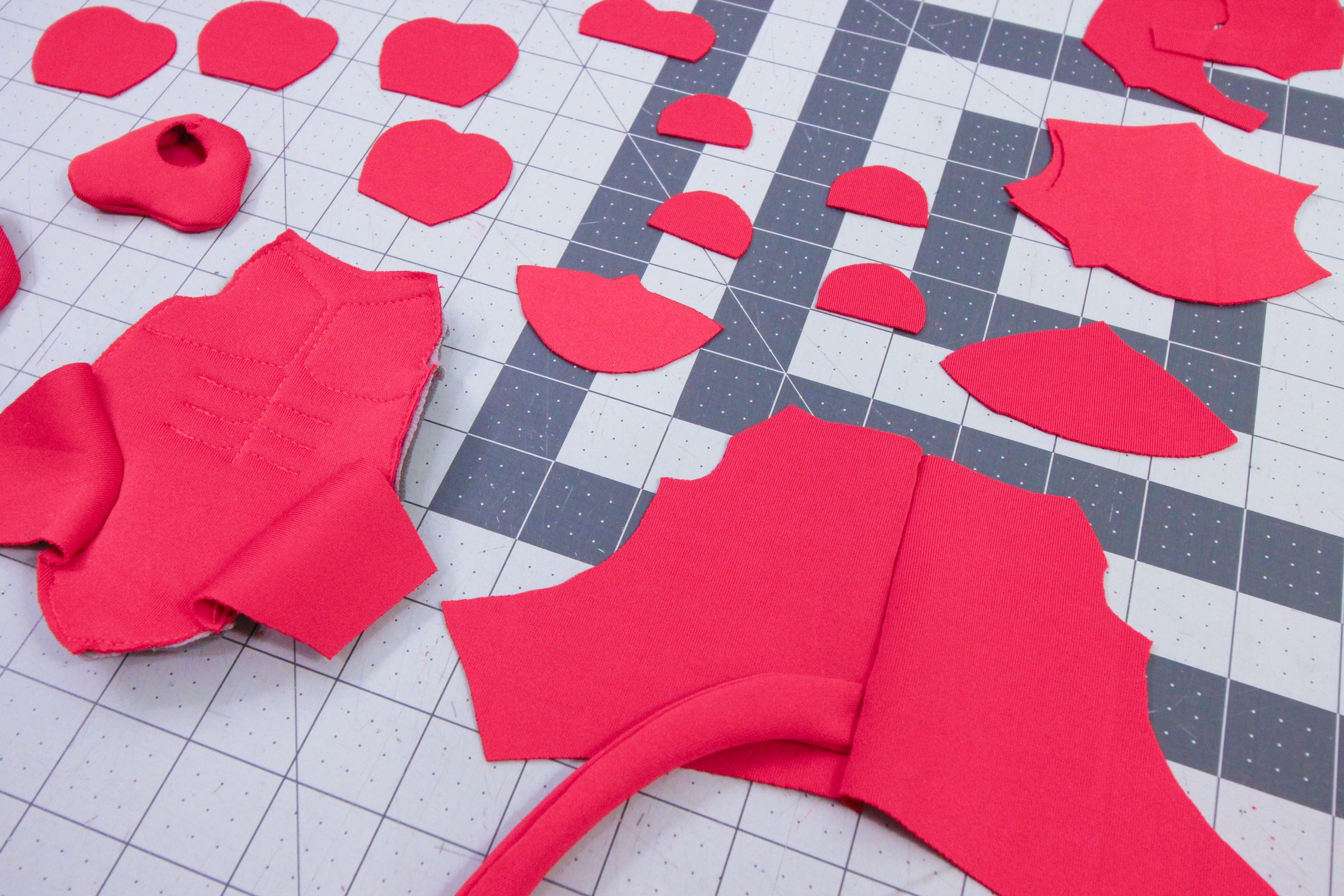 Hellboy Comic Con Costume (For Timmy the ThinkGeek Monkey) : 8 Steps ...