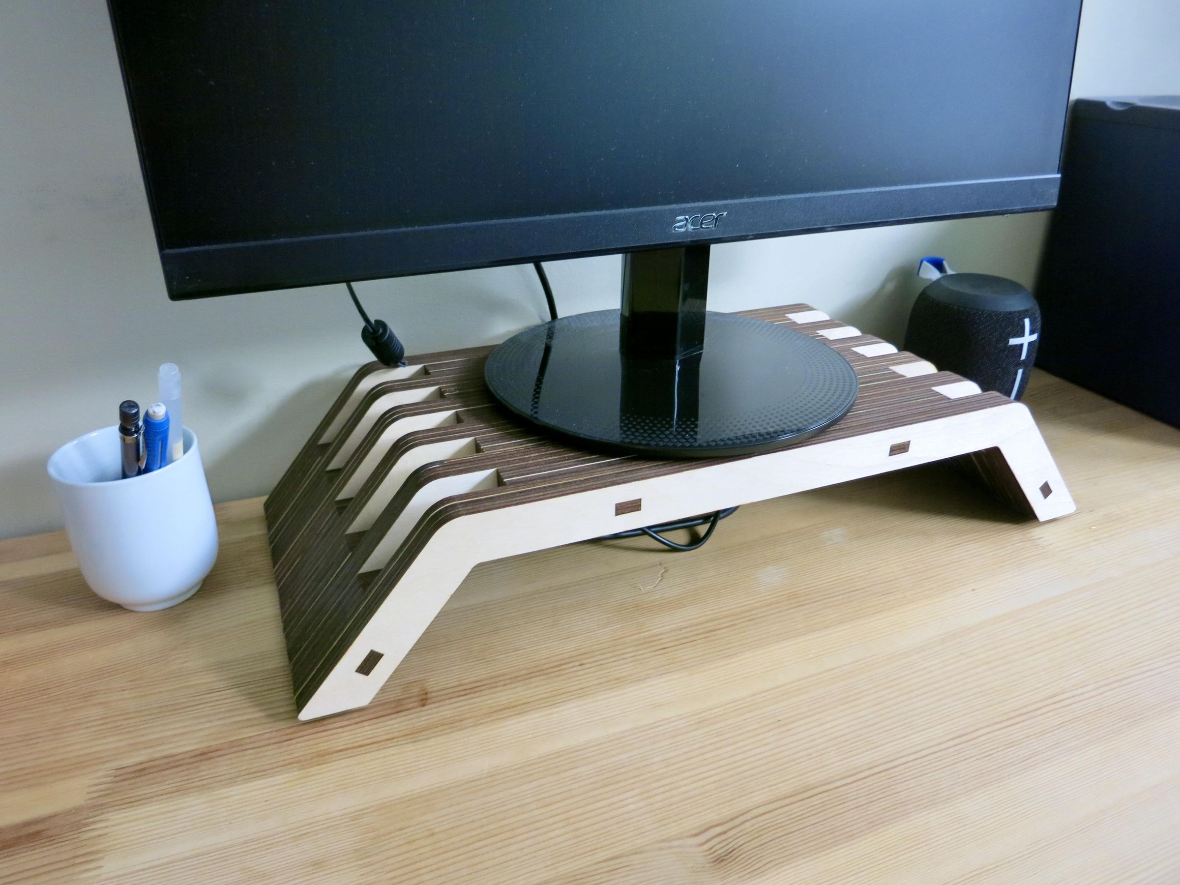 Layered Plywood Monitor Stand : 6 Steps (with Pictures) - Instructables