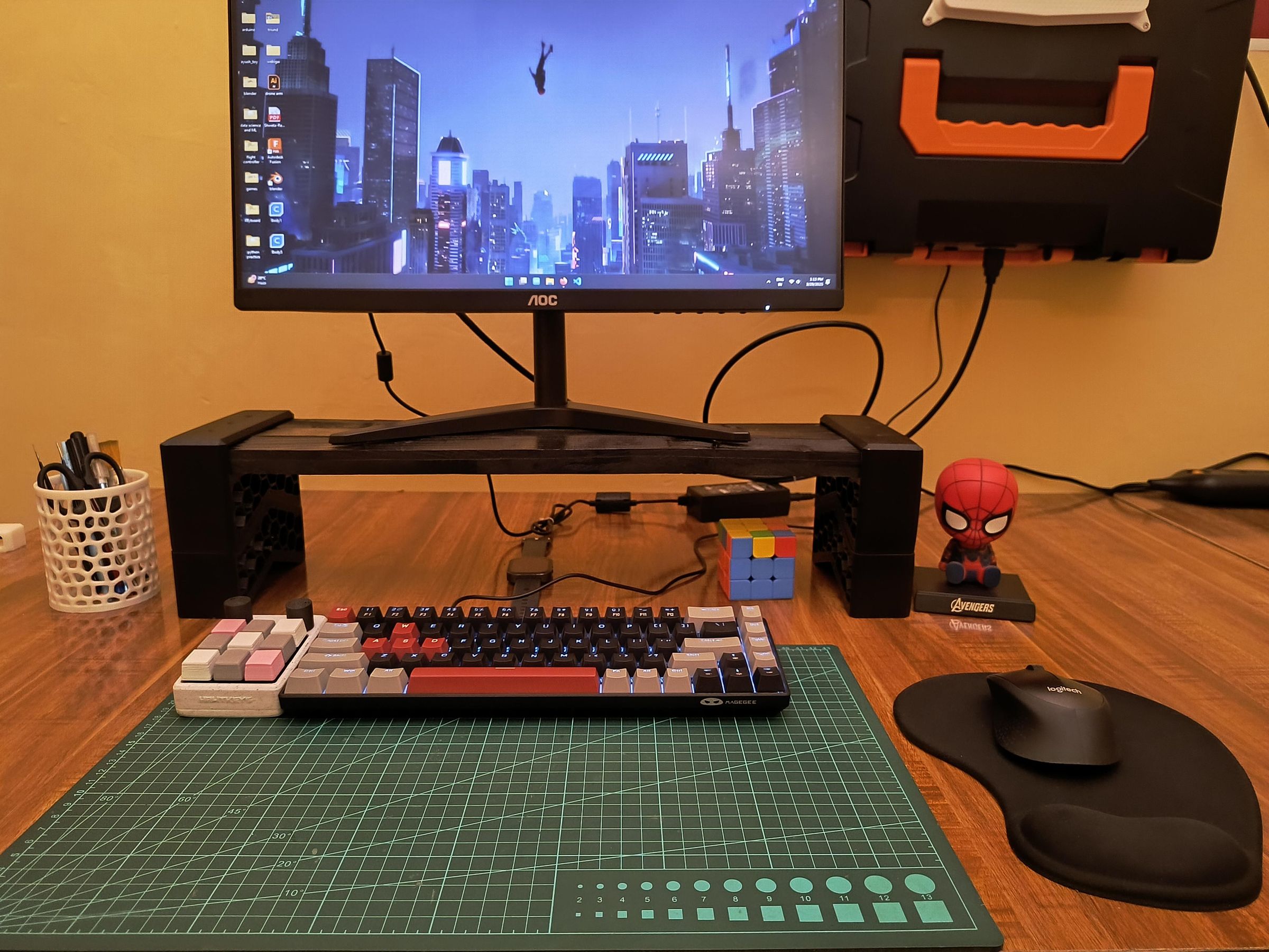 DIY 3D Printed Monitor Stand : 3 Steps - Instructables