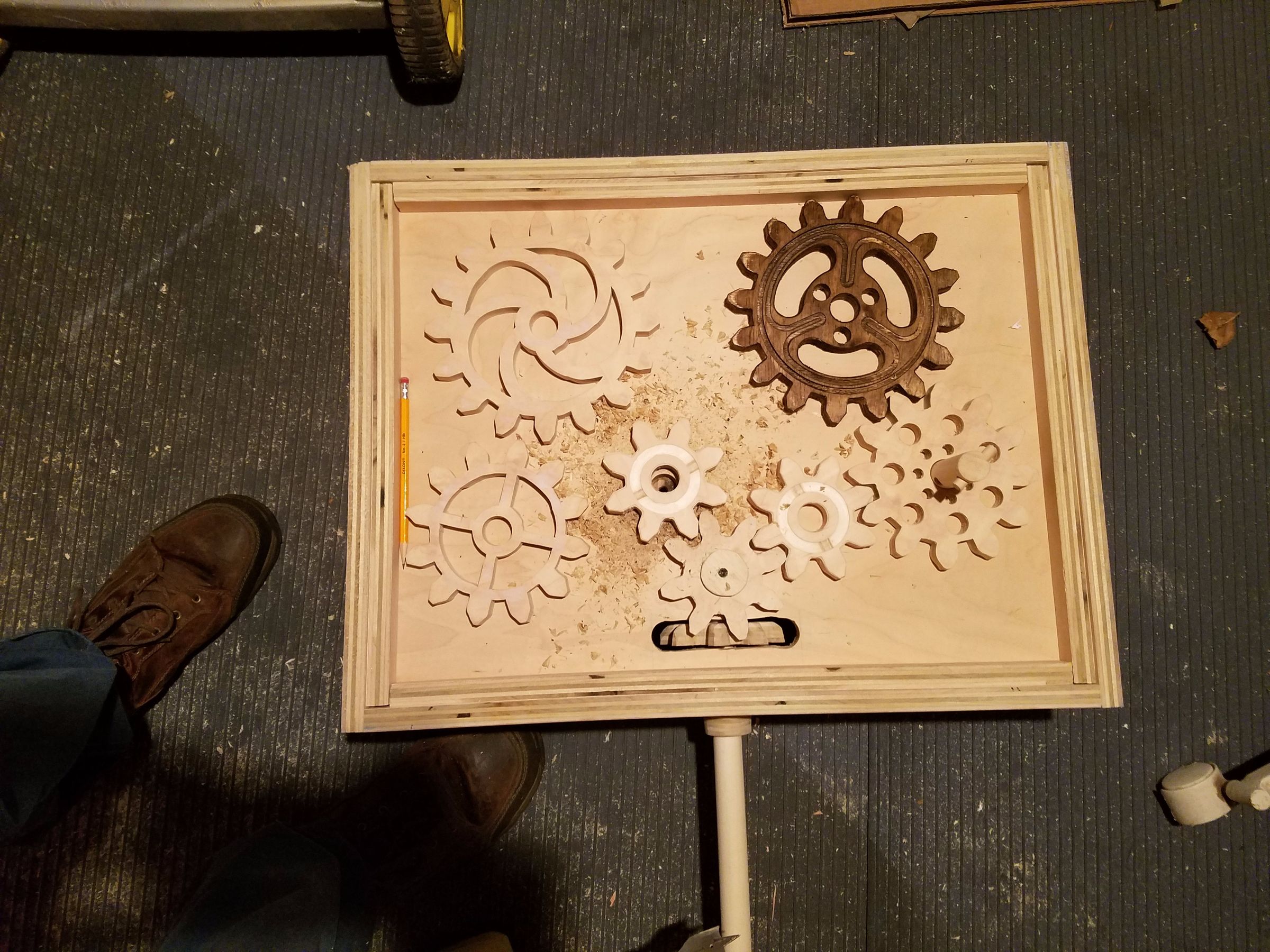 Spinning Gear End Table : 8 Steps (with Pictures) - Instructables