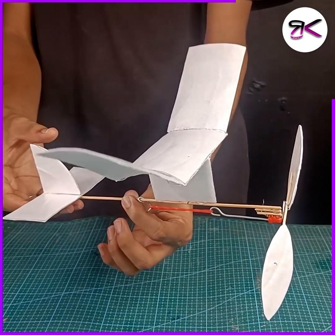 Building and Flying a Rubber Band Powered Plane : 8 Steps - Instructables