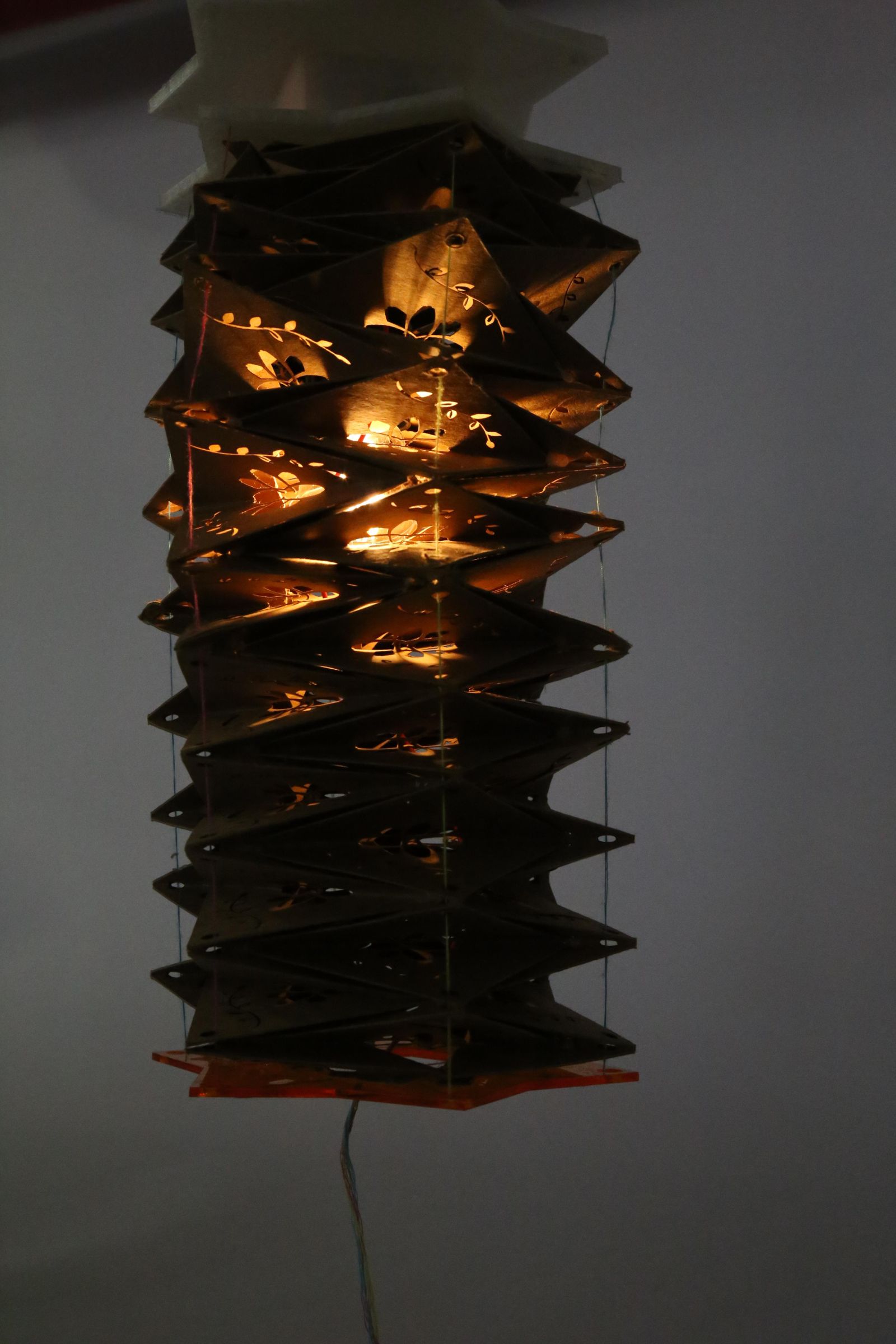 Hanging Foldable Lampshade! : 8 Steps (with Pictures) - Instructables