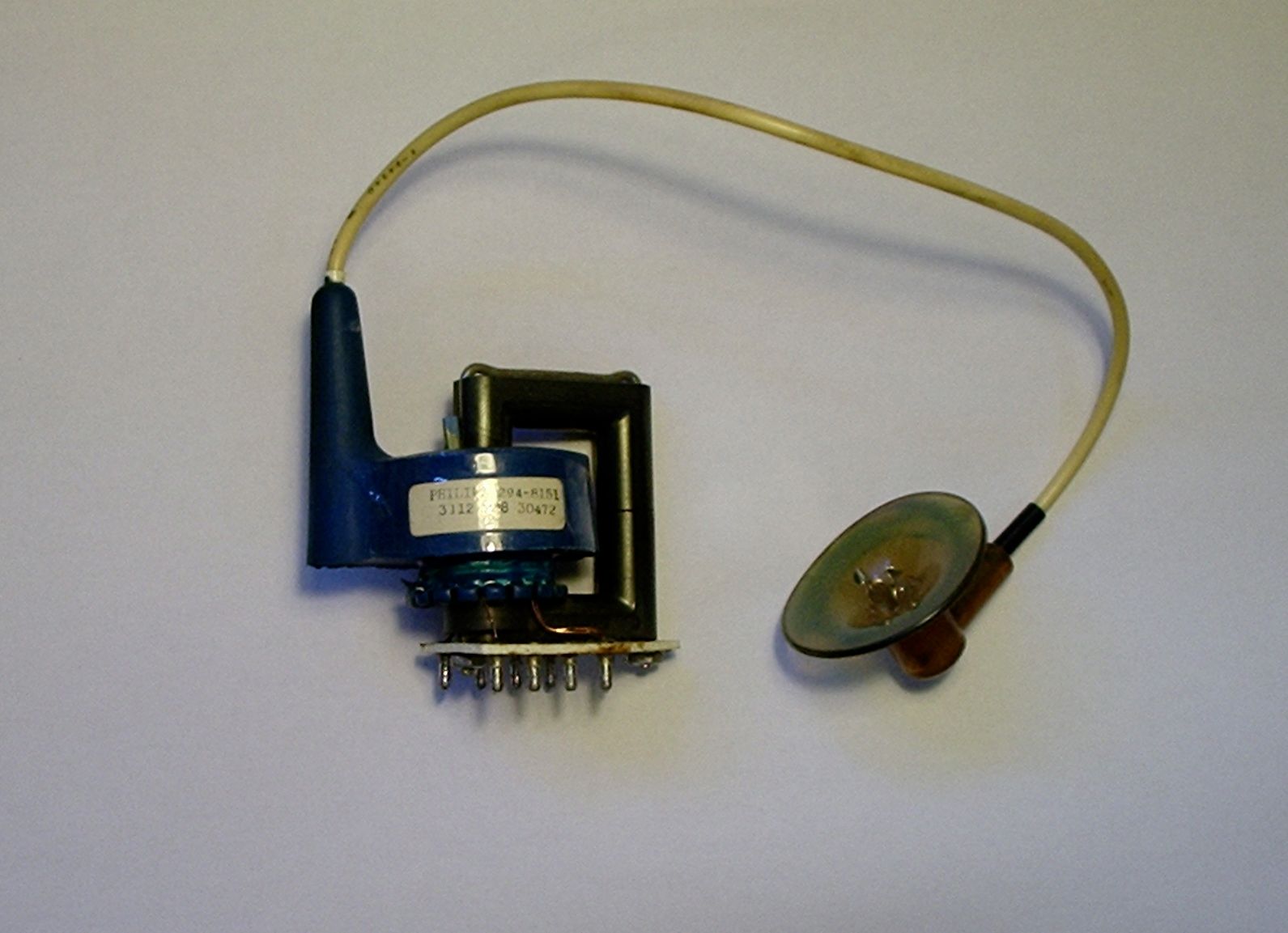 How to Take Apart TV : 7 Steps (with Pictures) - Instructables