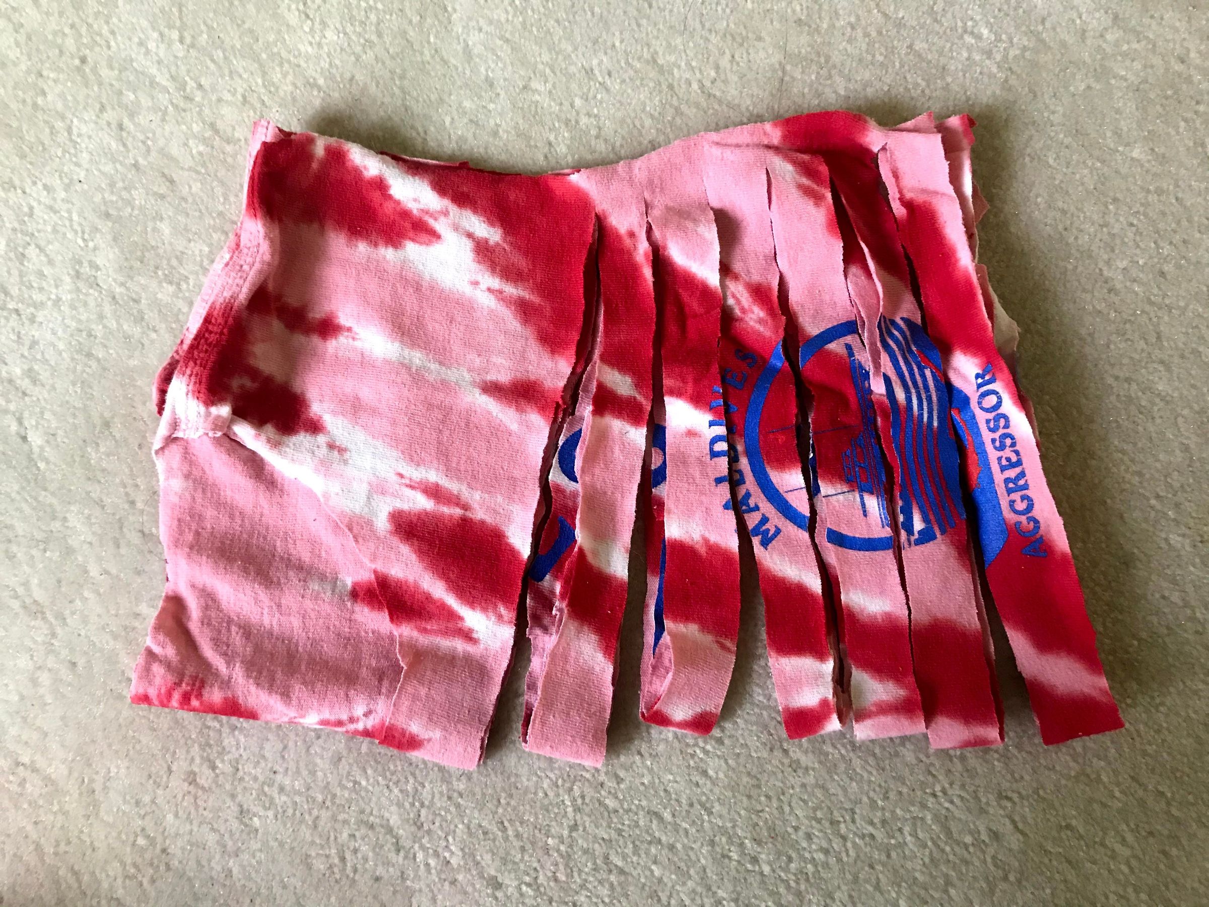 T-Shirt Rug (No Sew!) : 10 Steps (with Pictures) - Instructables