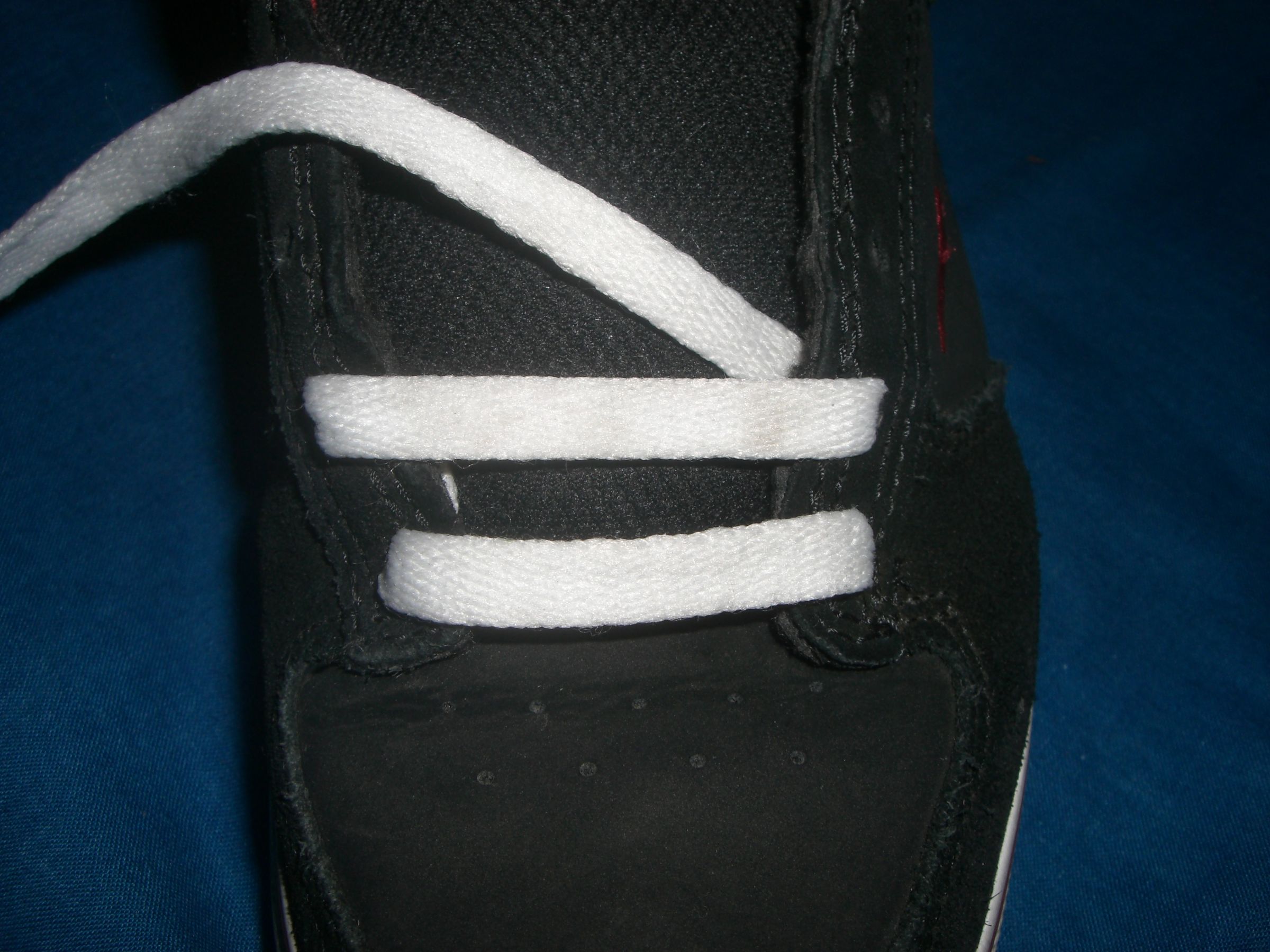 Checkerboard Your Shoelaces : 8 Steps - Instructables