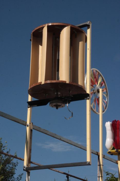 Building a Vertical Axis Wind Turbine ( VAWT ) : 11 Steps (with ...