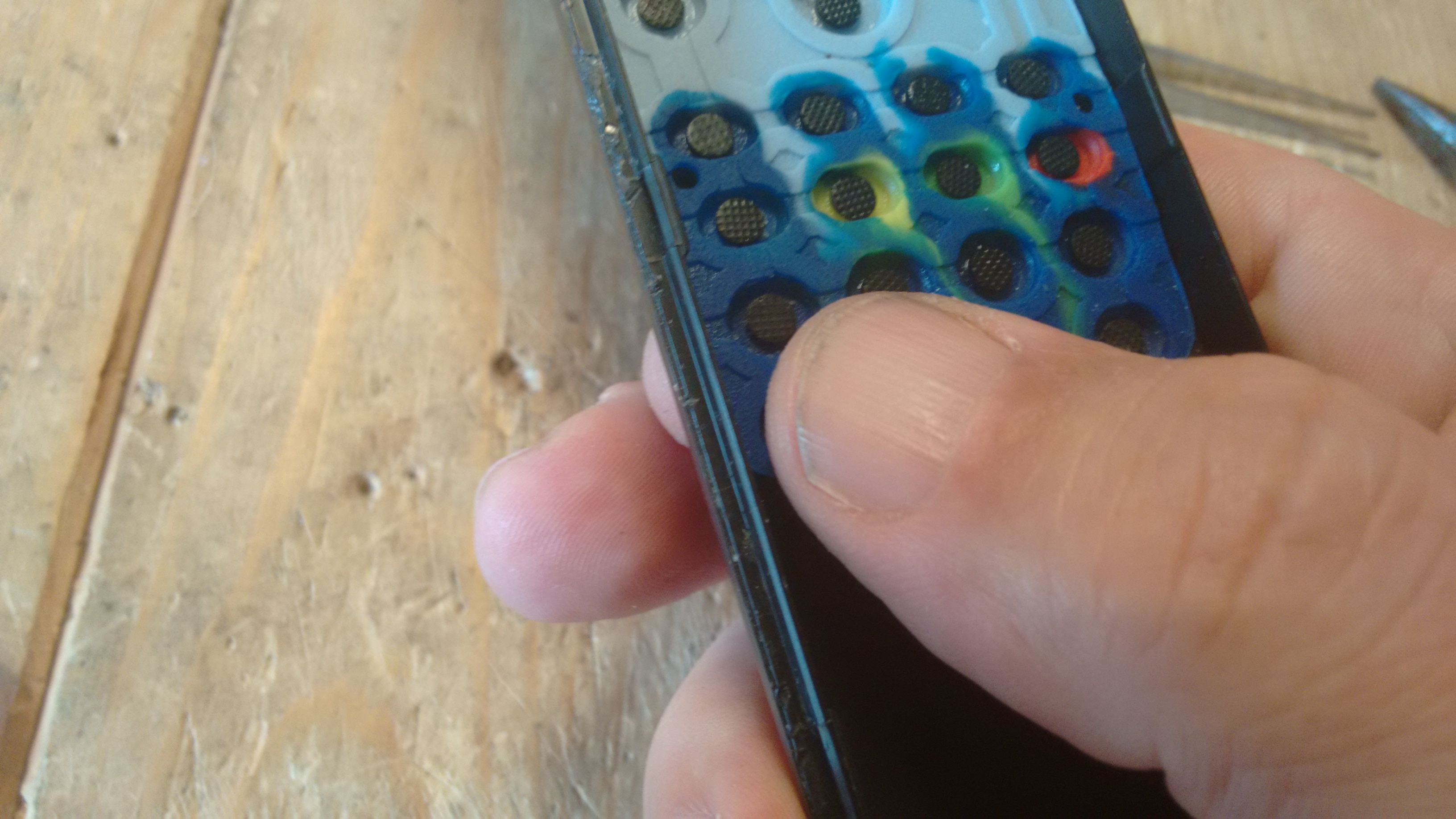 Riparare I Tasti Di Un Telecomando : 3 Steps - Instructables