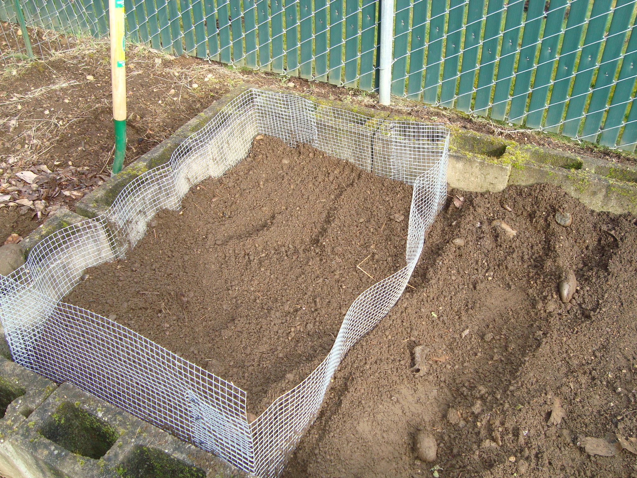 Mole-proof Potato Cage : 6 Steps - Instructables