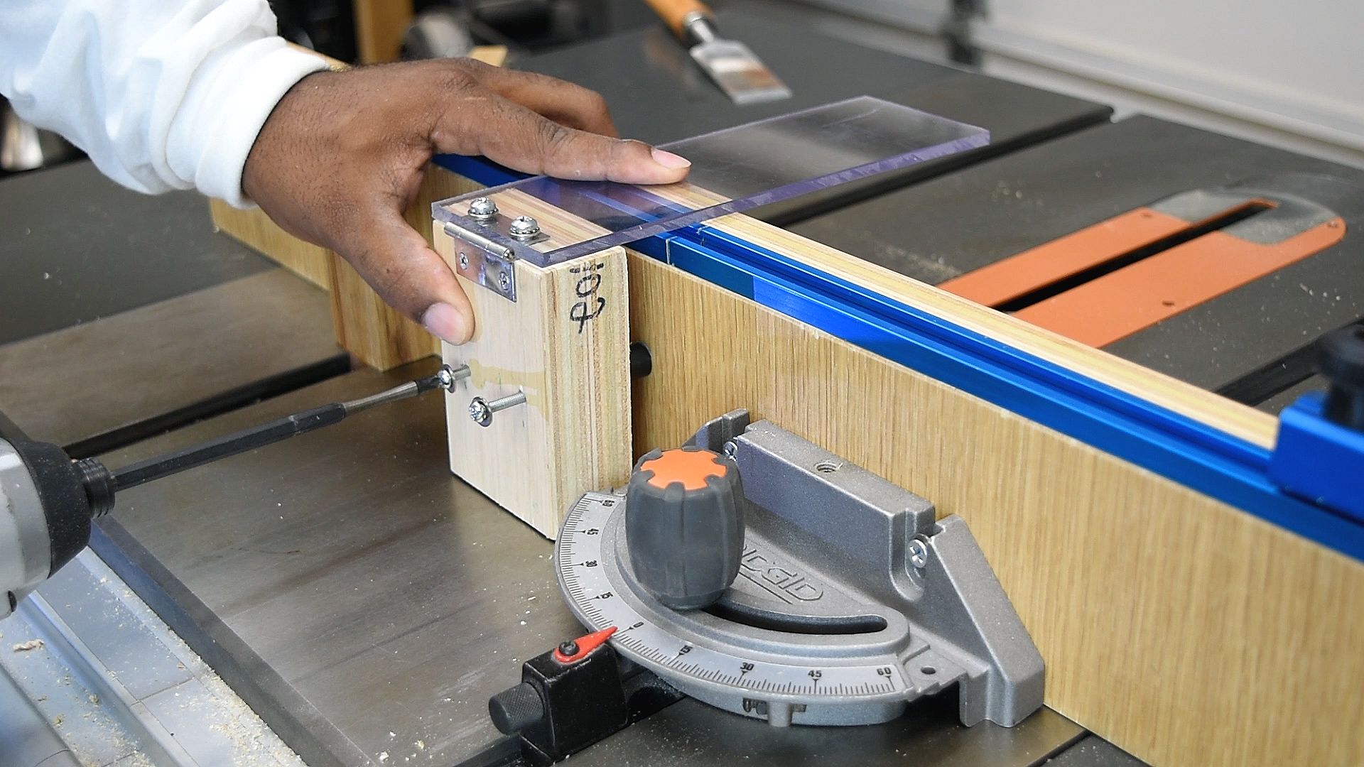 How to Make a Simple Crosscut Jig : 6 Steps (with Pictures) - Instructables