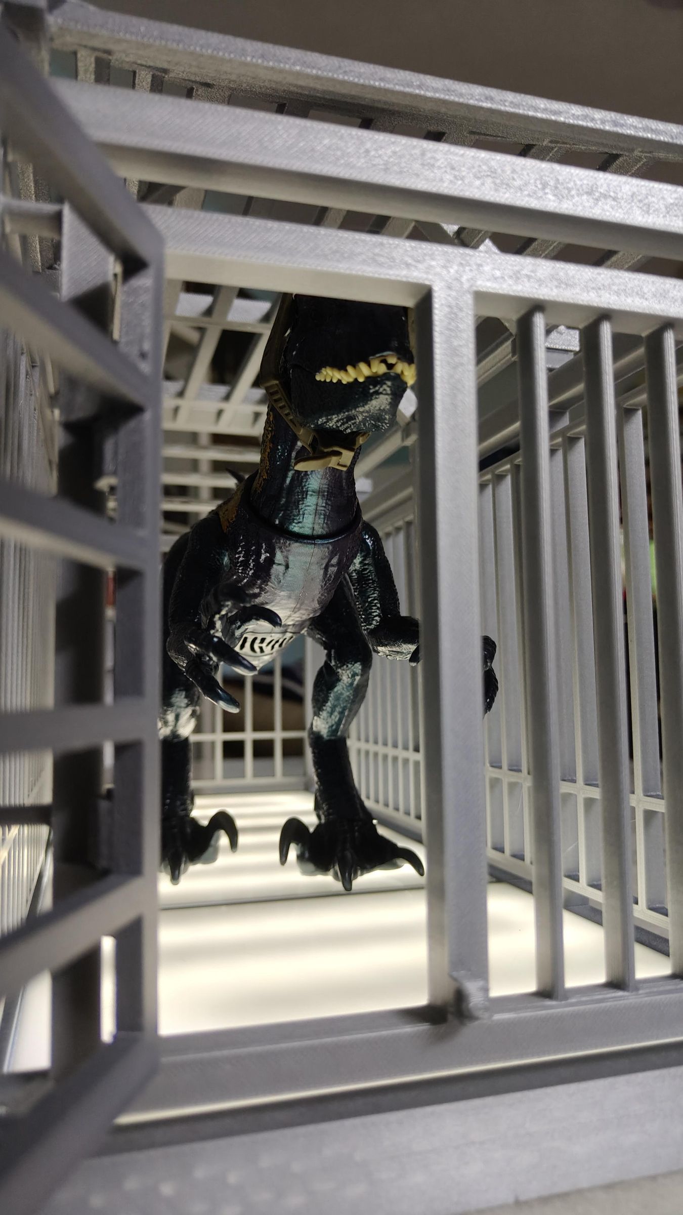 Indoraptor Cage - Jurassic World Toy : 5 Steps - Instructables