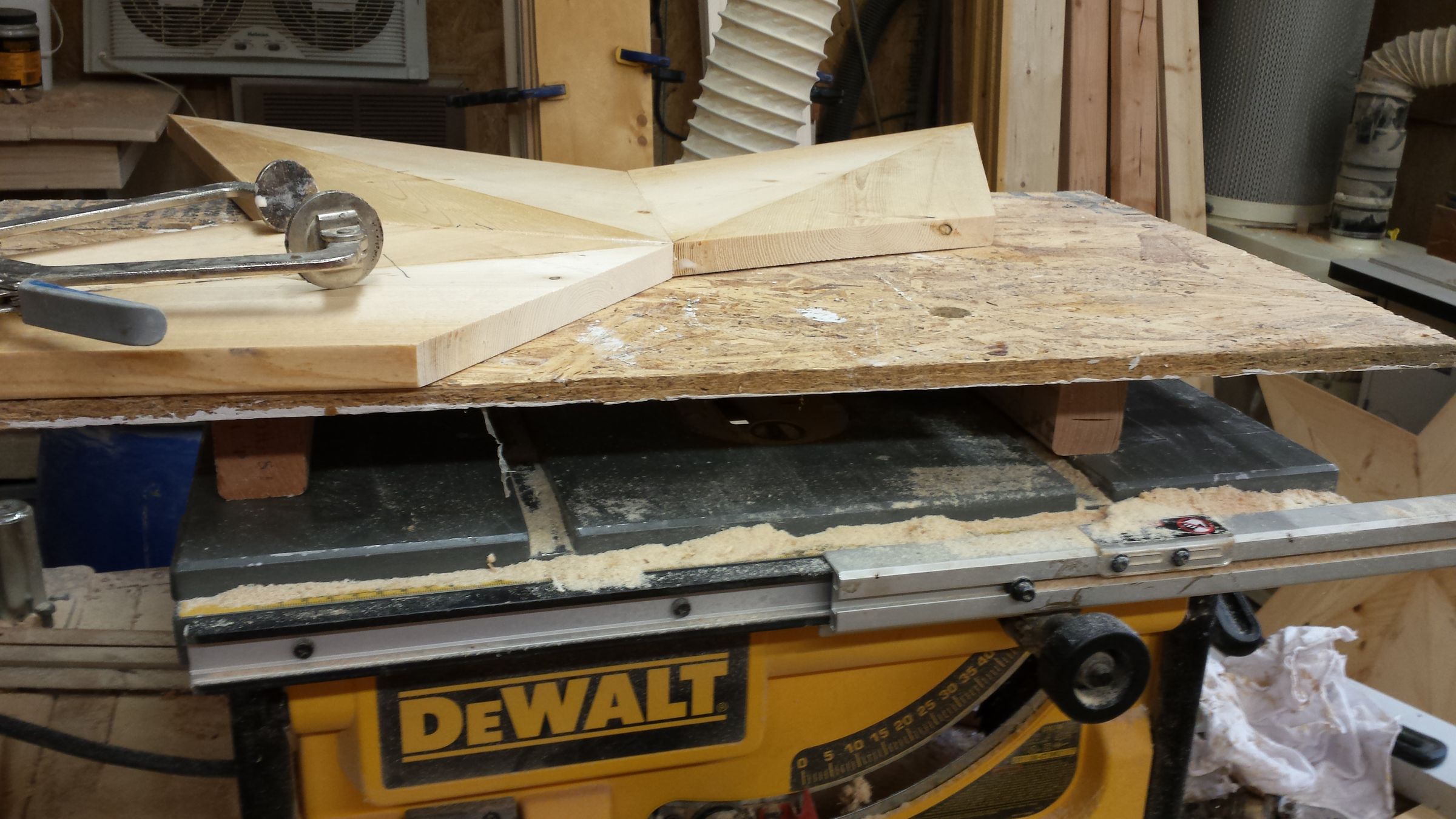 How to Make a 24 Inch Wooden Star With a 2x4 : 17 Steps (with Pictures ...