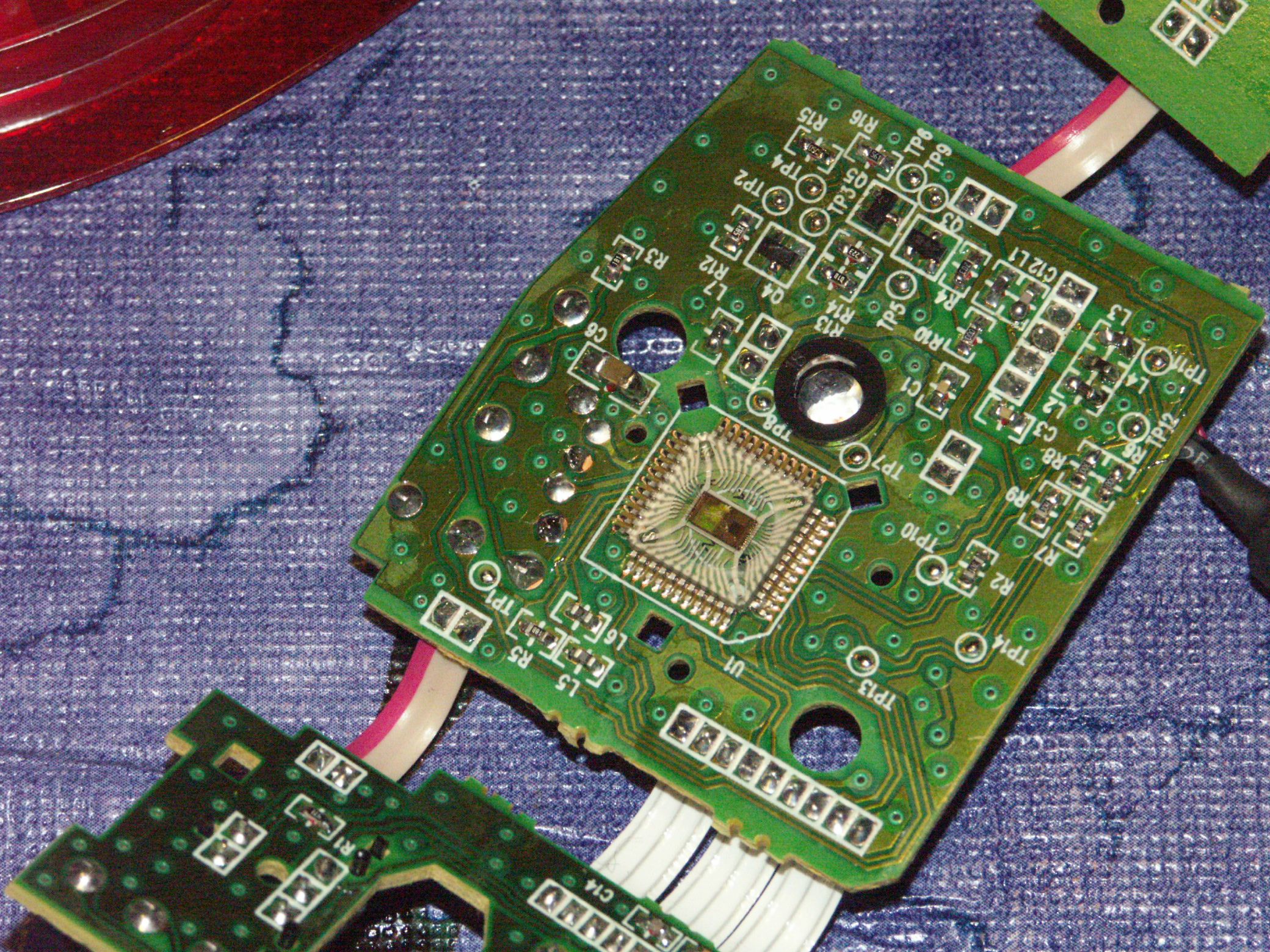 Take Apart an Optical Mouse : 7 Steps - Instructables