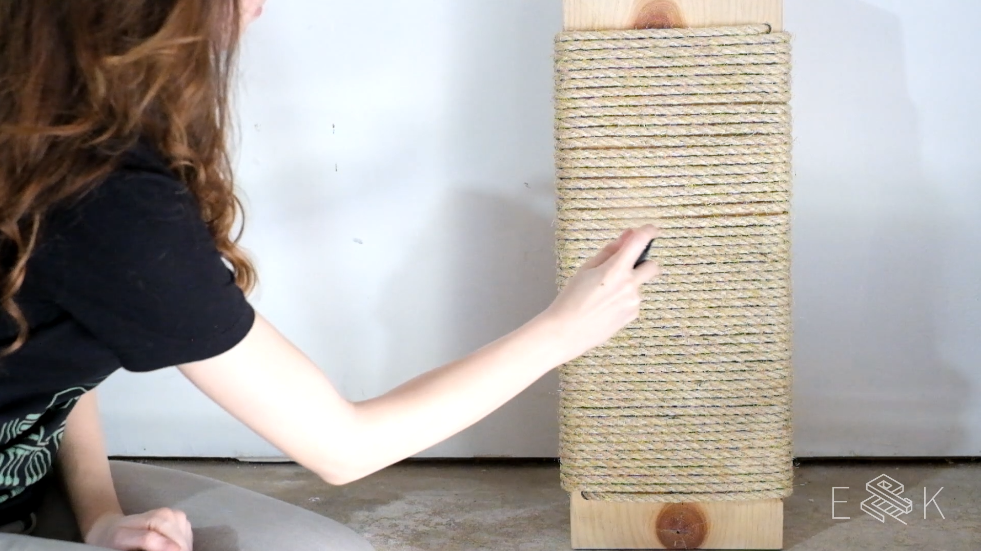 DIY Modern Cat Scratching Post : 8 Steps (with Pictures) - Instructables