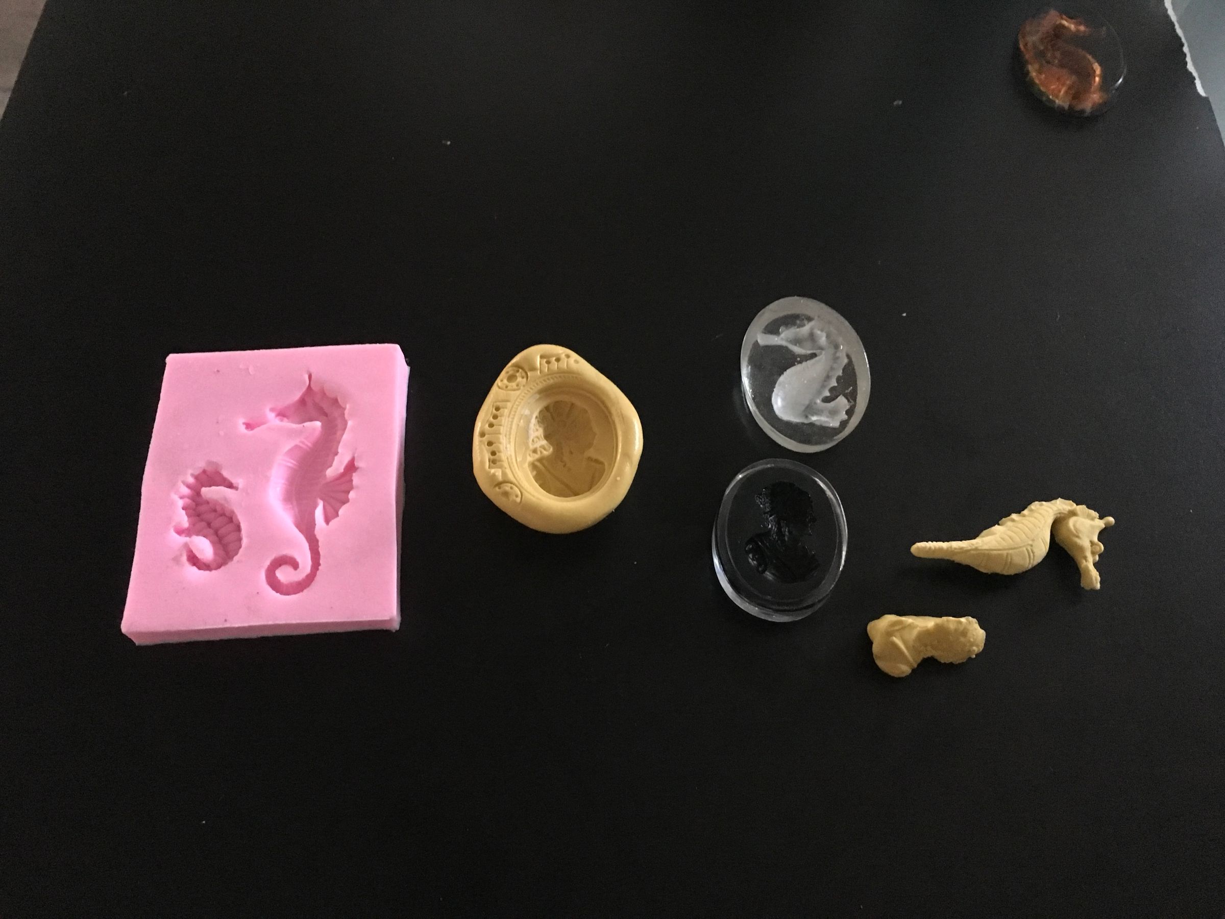 Reverse Resin Intaglio : 7 Steps (with Pictures) - Instructables