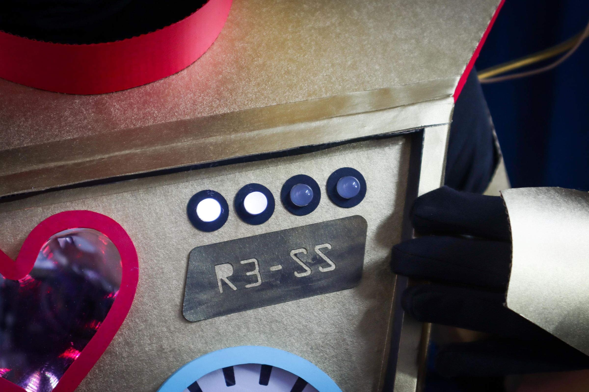 Designing a Cardboard Robot Costume : 22 Steps (with Pictures ...