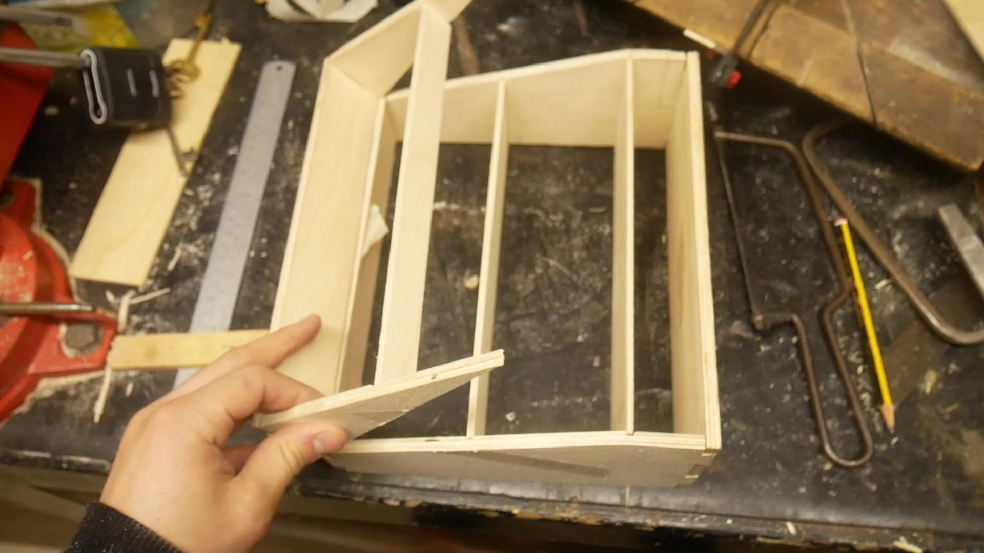 Camera Display Box With Integrated Charger and Reader : 9 Steps (with ...