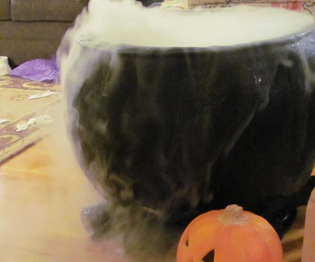 Full Size Haunted Cauldron With Fog : 9 Steps (with Pictures ...